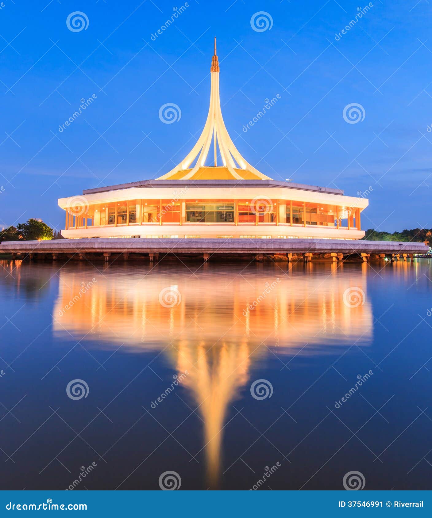Monument at King Rama IX Park Stock Image - Image of dawning, garden ...
