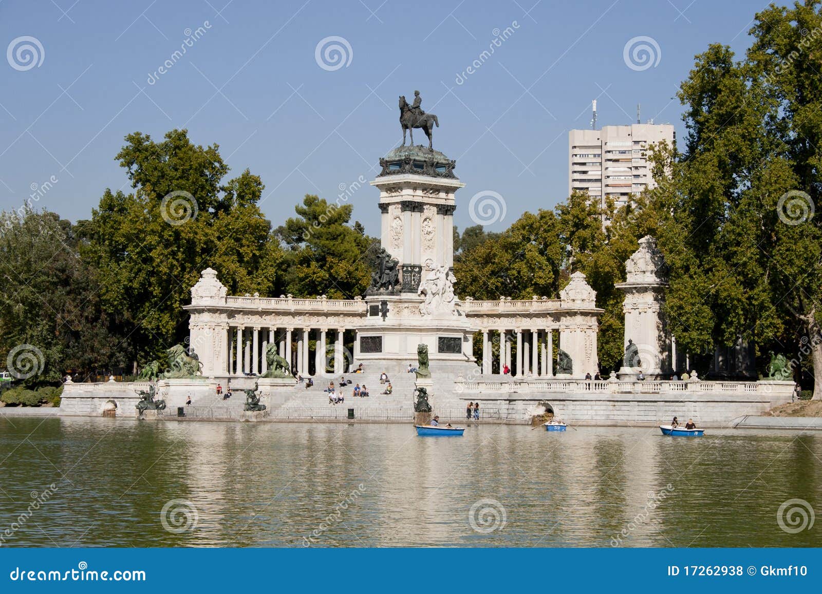 Monument in Madrid stock photo. Image of water, madrid - 17262938