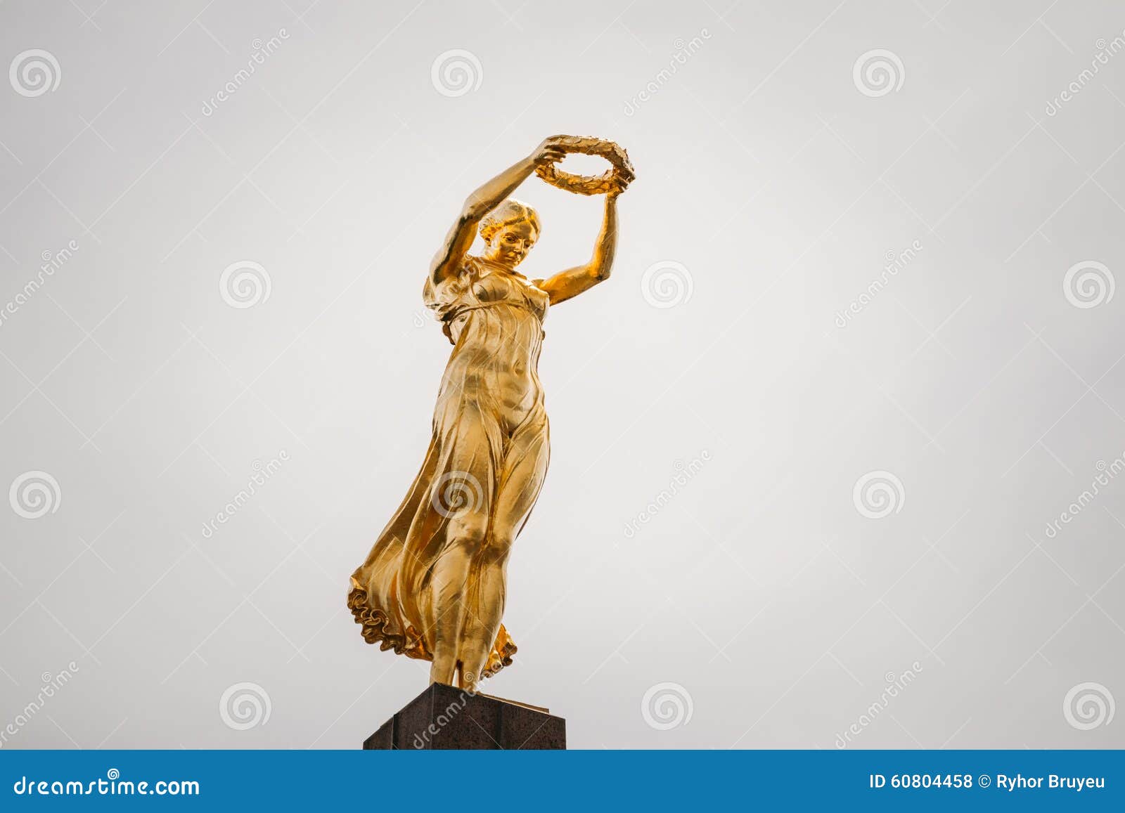 Monument of Remembrance - Gelle Fra or Golden Lady Stock Photo - Image ... Monument of Remembrance - Gelle Fra or Golden Lady Stock Photo - Image ...