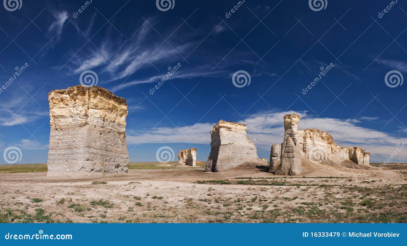 Monument Rocks in KS stock image. Image of rocks, landmark - 16333479