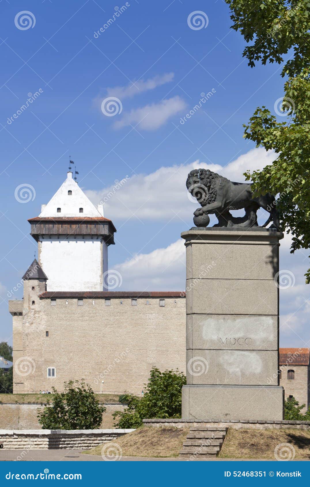 Monument Swedish Lion in Narva, Estonia Stock Image - Image of bronze ...