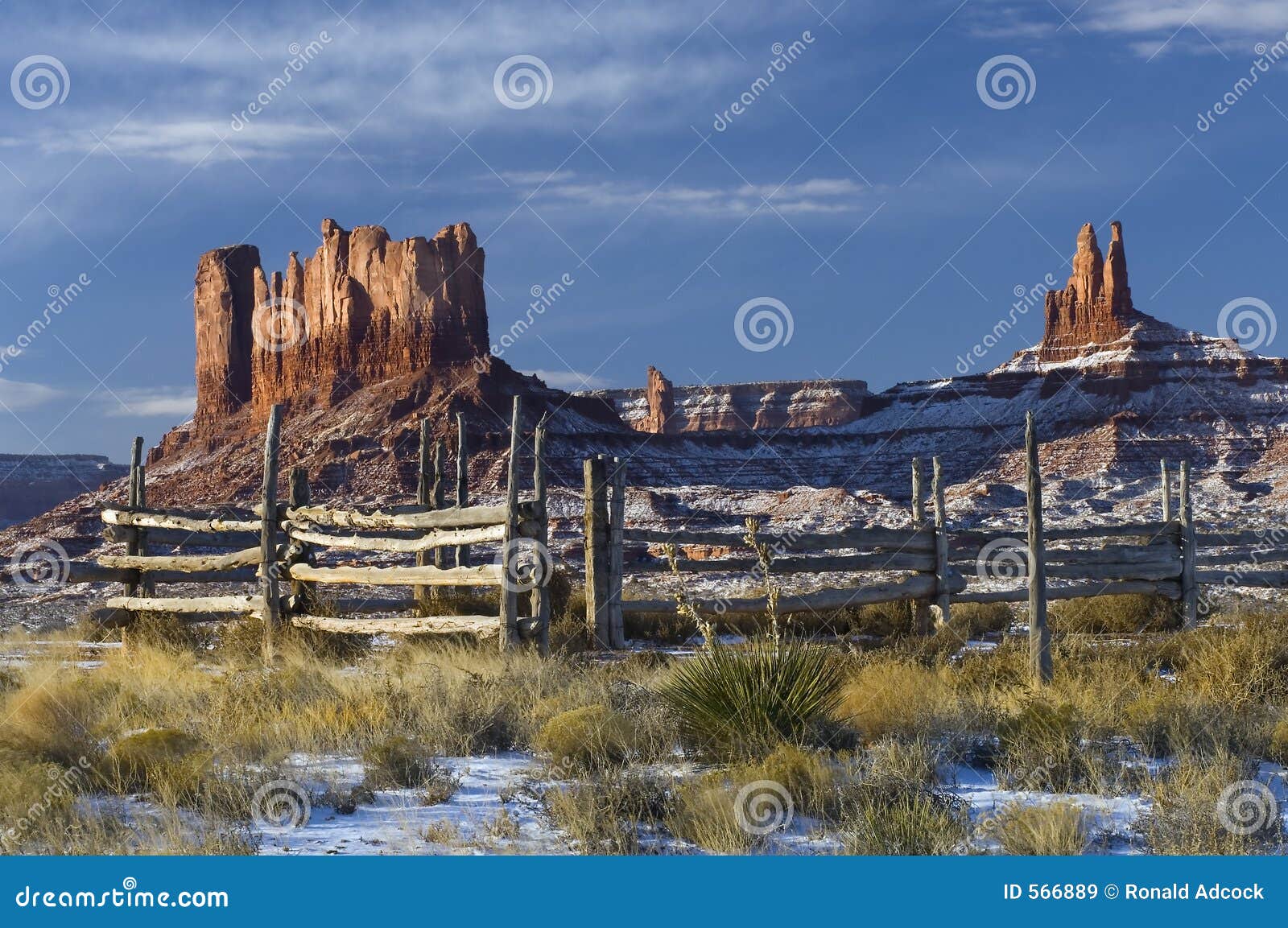 monument valley and horse corral Coloso