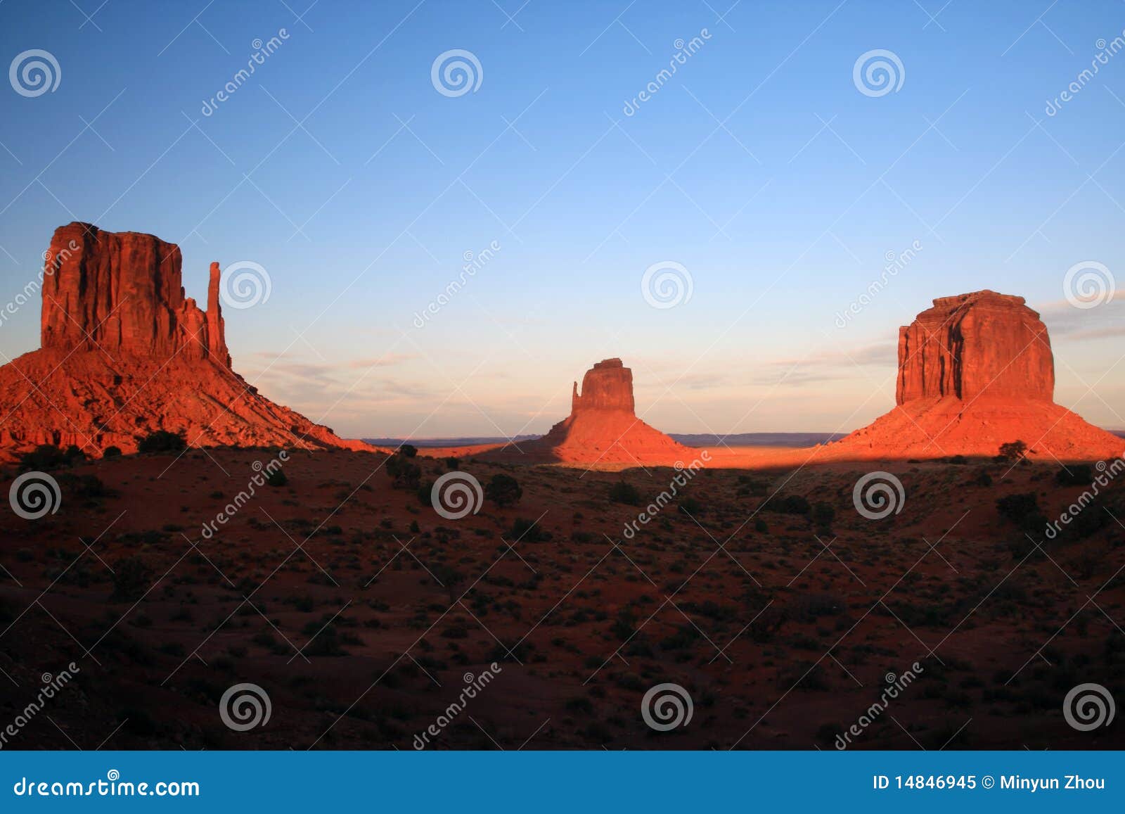 Monument valley at sunset stock image. Image of american - 14846945