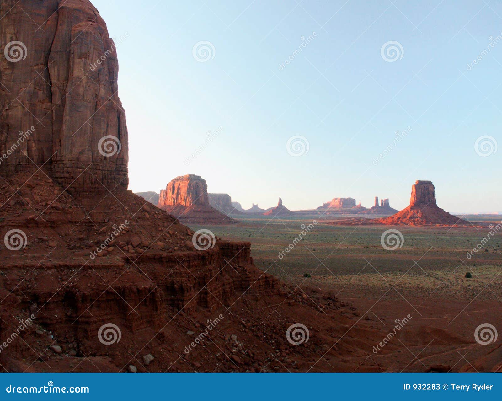 Monument Valley at Sunset stock image. Image of green, blue - 932283