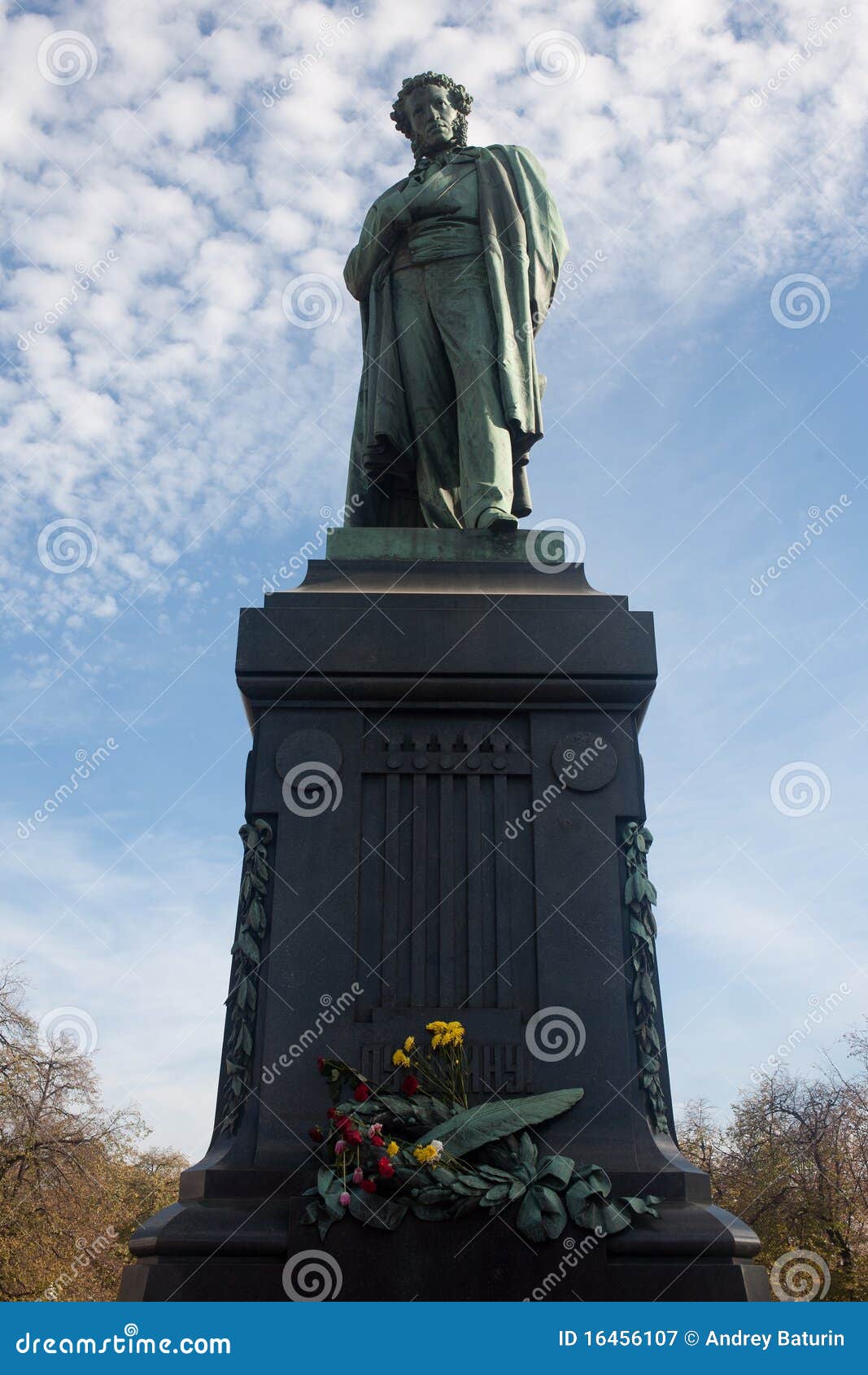 Monumento Ao Poeta Alexander Pushkin Do Russo Imagem de Stock - Imagem ...