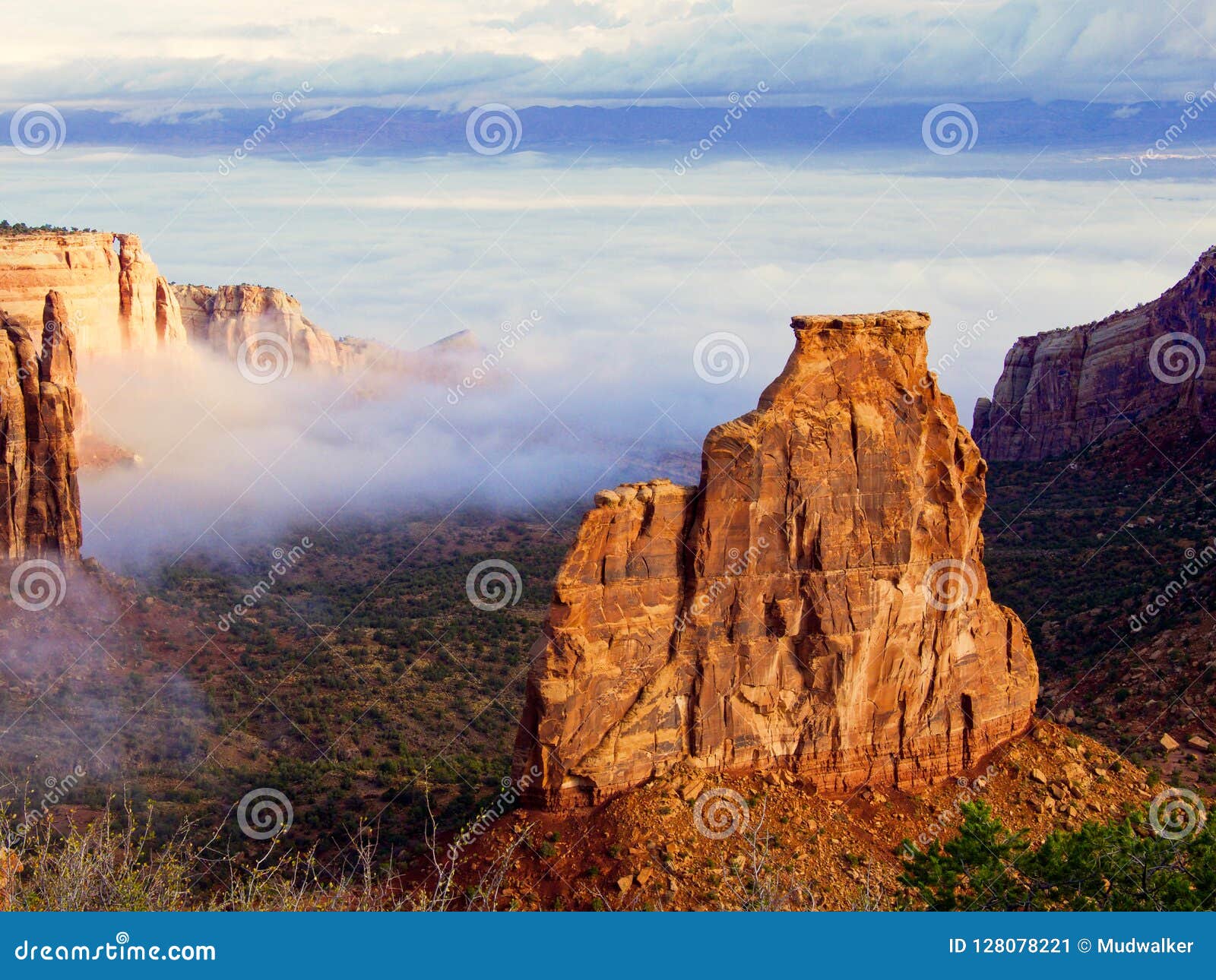 Monumento De La Independencia En Colorado Occidental Imagen de archivo ...