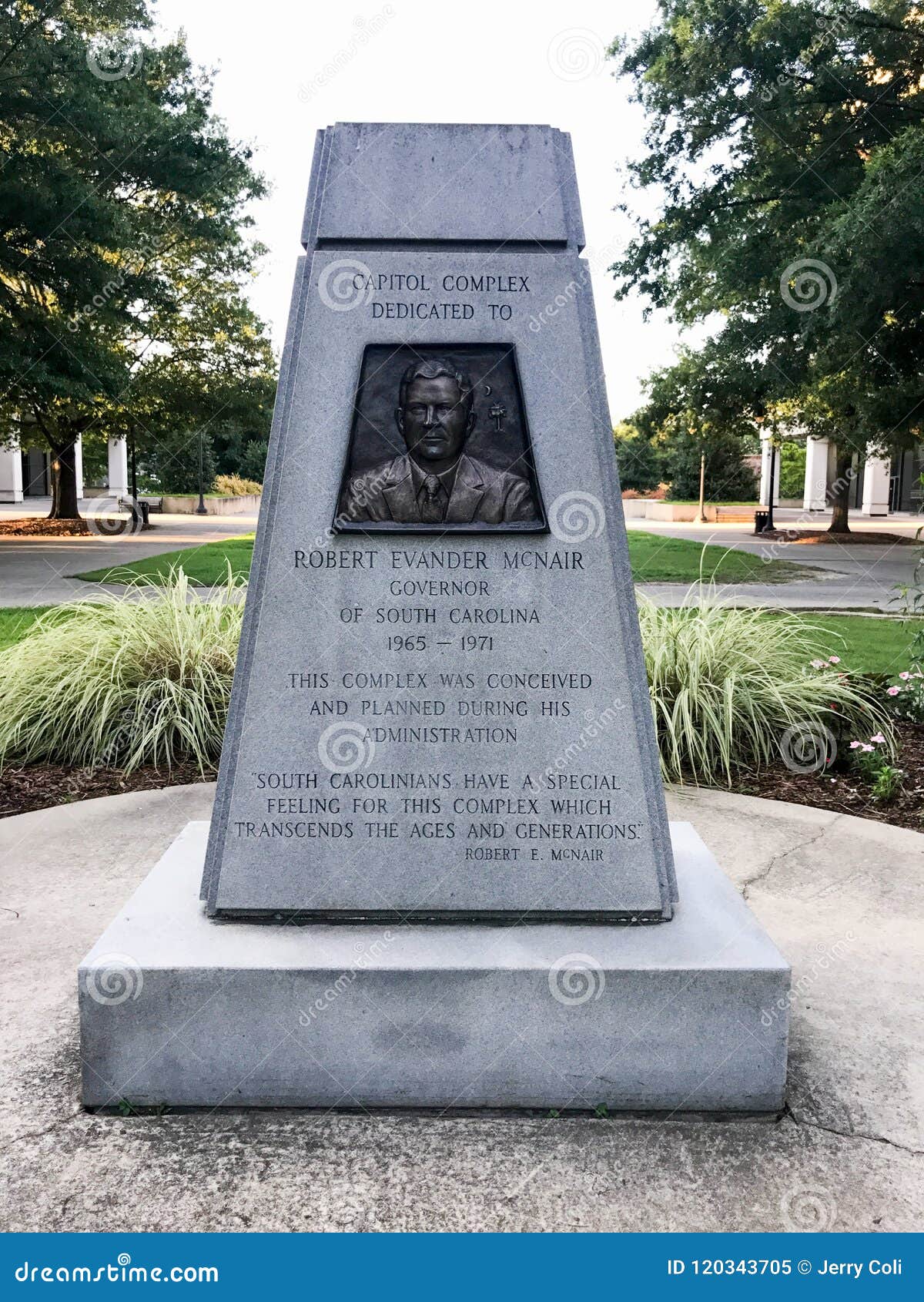 Monumento Del Sur De Carolina State Capital Complex Buildings Imagen ...