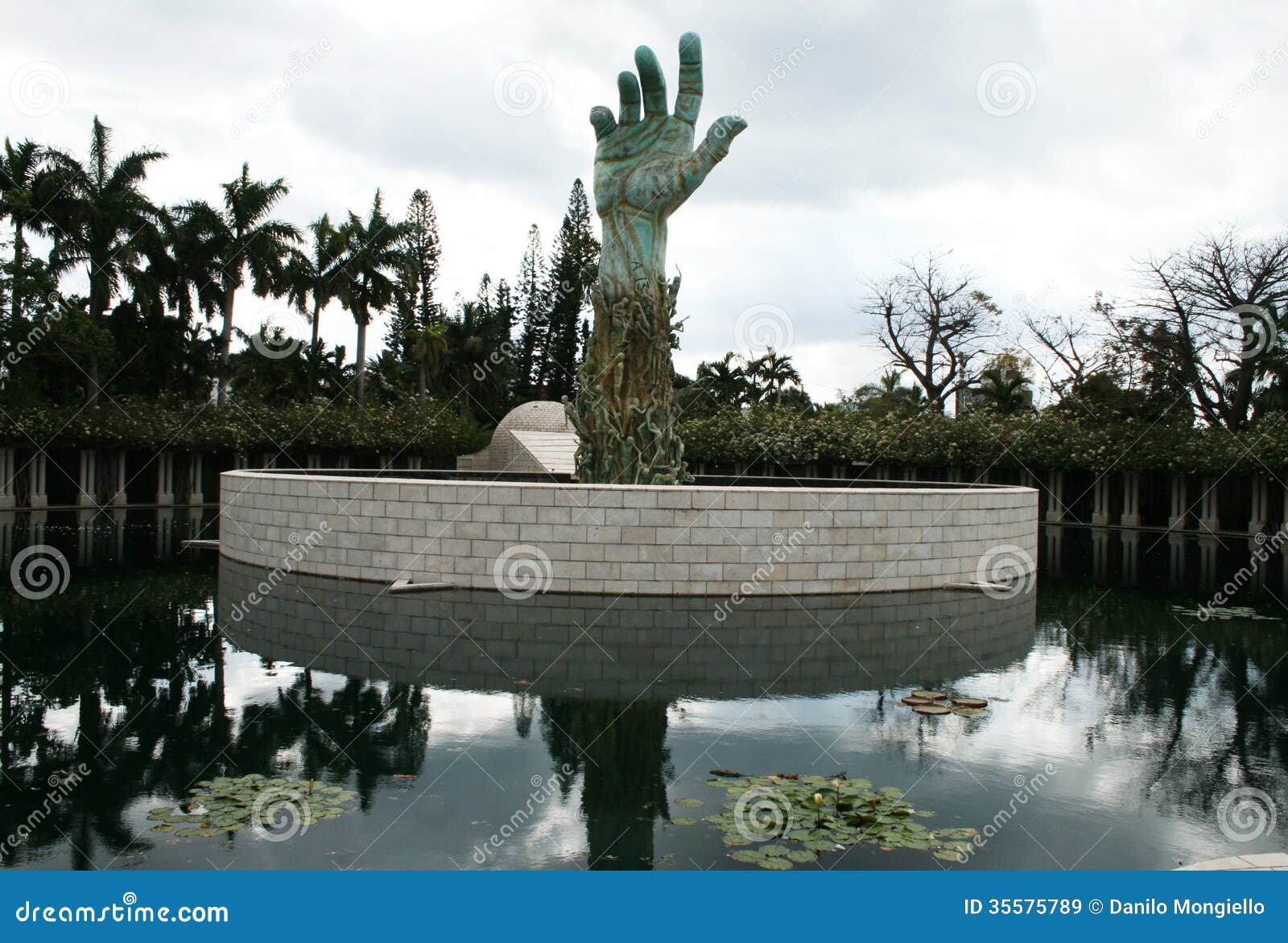 Monumento Di Olocausto Di Miami Immagine Stock - Immagine di braccio ...