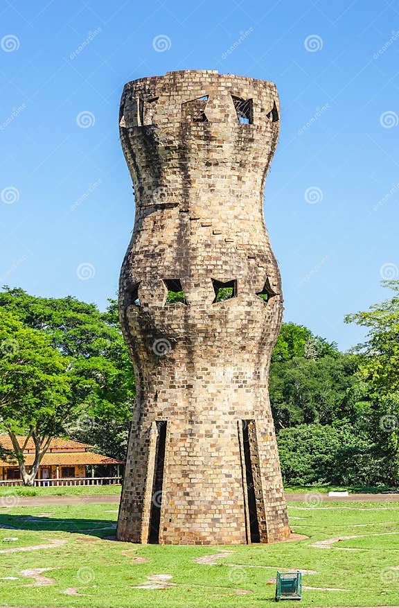 Monumento Em Honra Dos Indígenas Do Aos Povos De Monumento Imagem