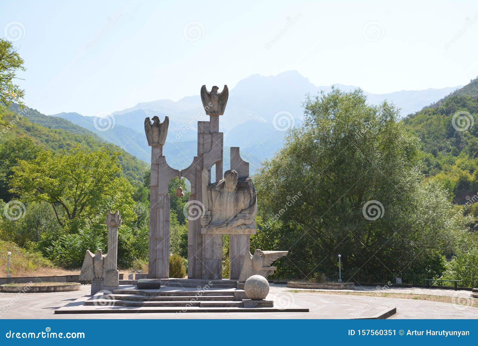Monumento a Garegin Nzhdeh imagen de archivo. Imagen de agradable ...