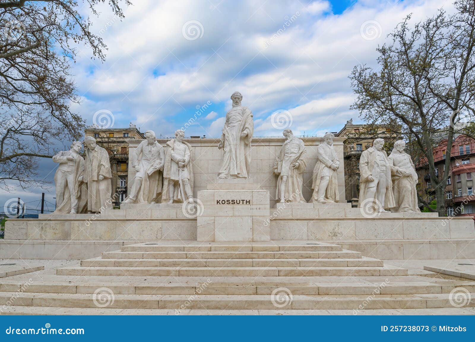 Monumento Kossuth Lajos Na Hungria De Budapest Foto de Stock Editorial ...