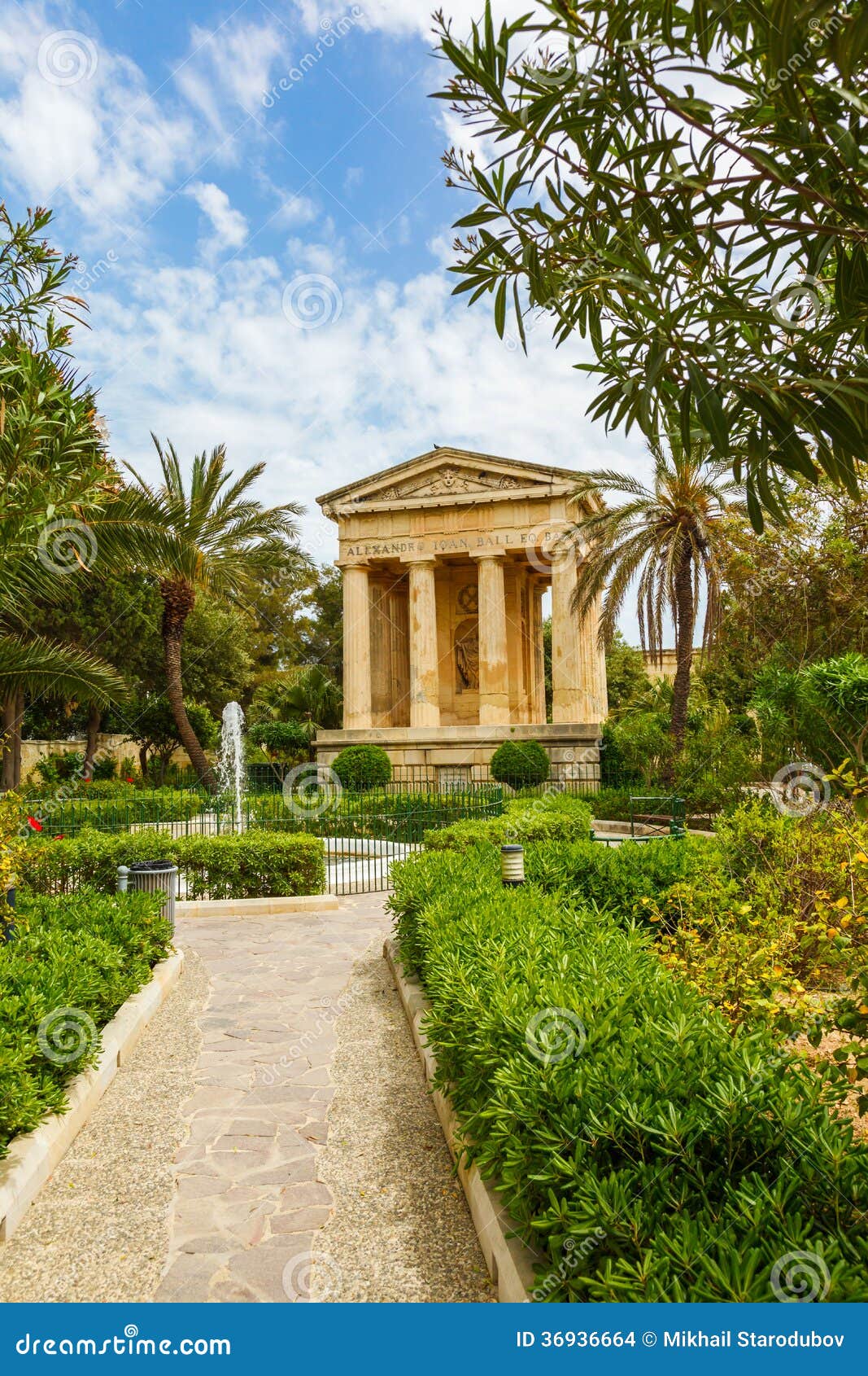 Monumento a Sir Alexander Ball Foto de archivo - Imagen de verano ...