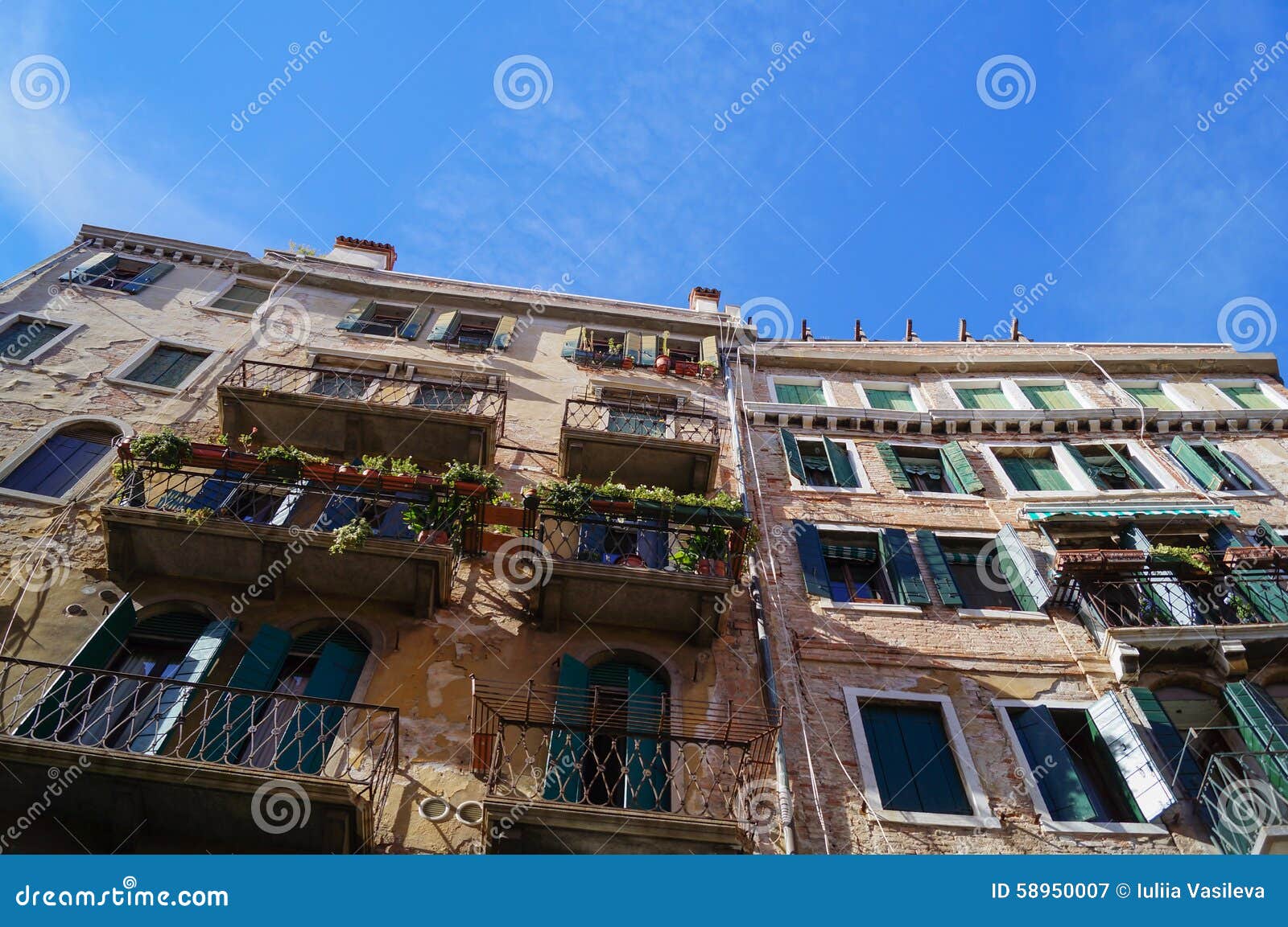 Monumento Storico Con I Balconi Immagine Stock - Immagine di italia ...