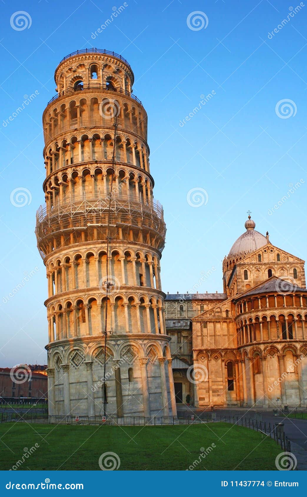 Monumentos Da Cidade De Pisa Foto de Stock - Imagem de pisa, céu: 11437774