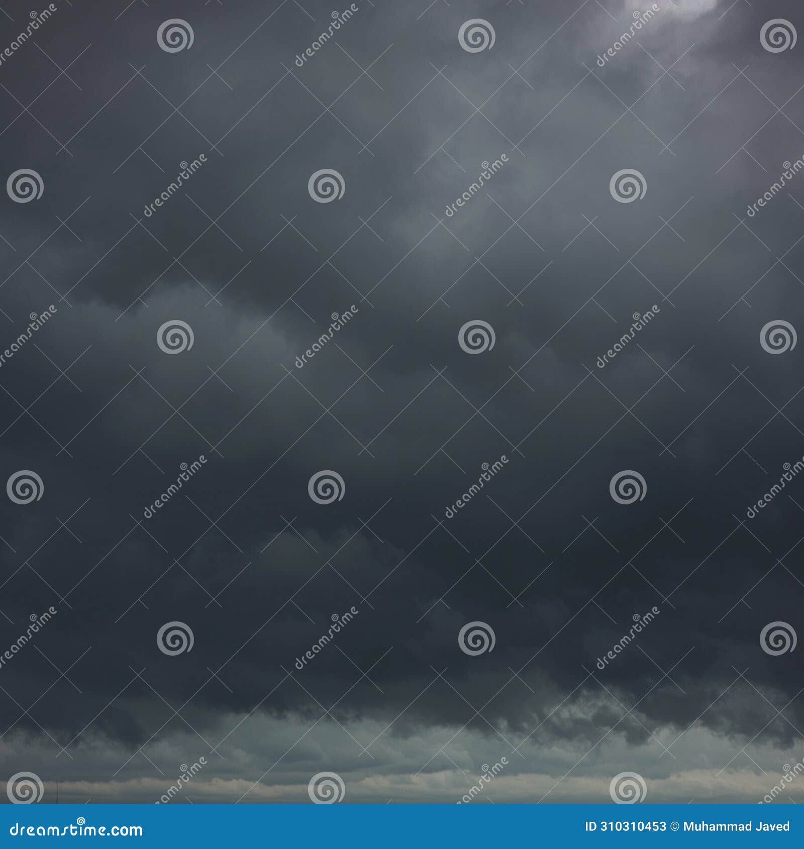 Moody Overcast Sky, Solid Grey Clouds Create Dramatic Atmospheric ...