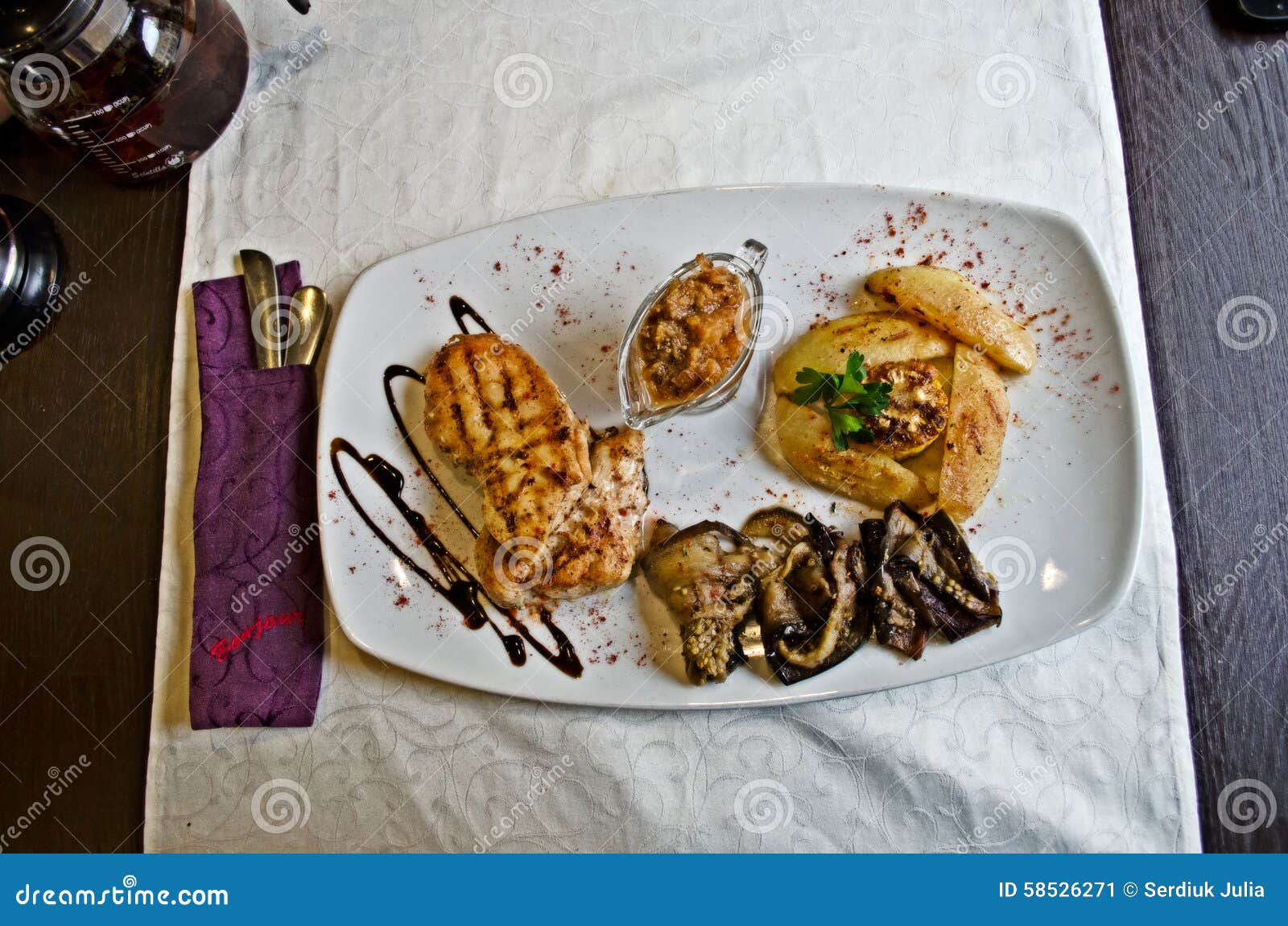 Mooi Frans diner stock afbeelding. Image of aantrekkingskracht - 58526271