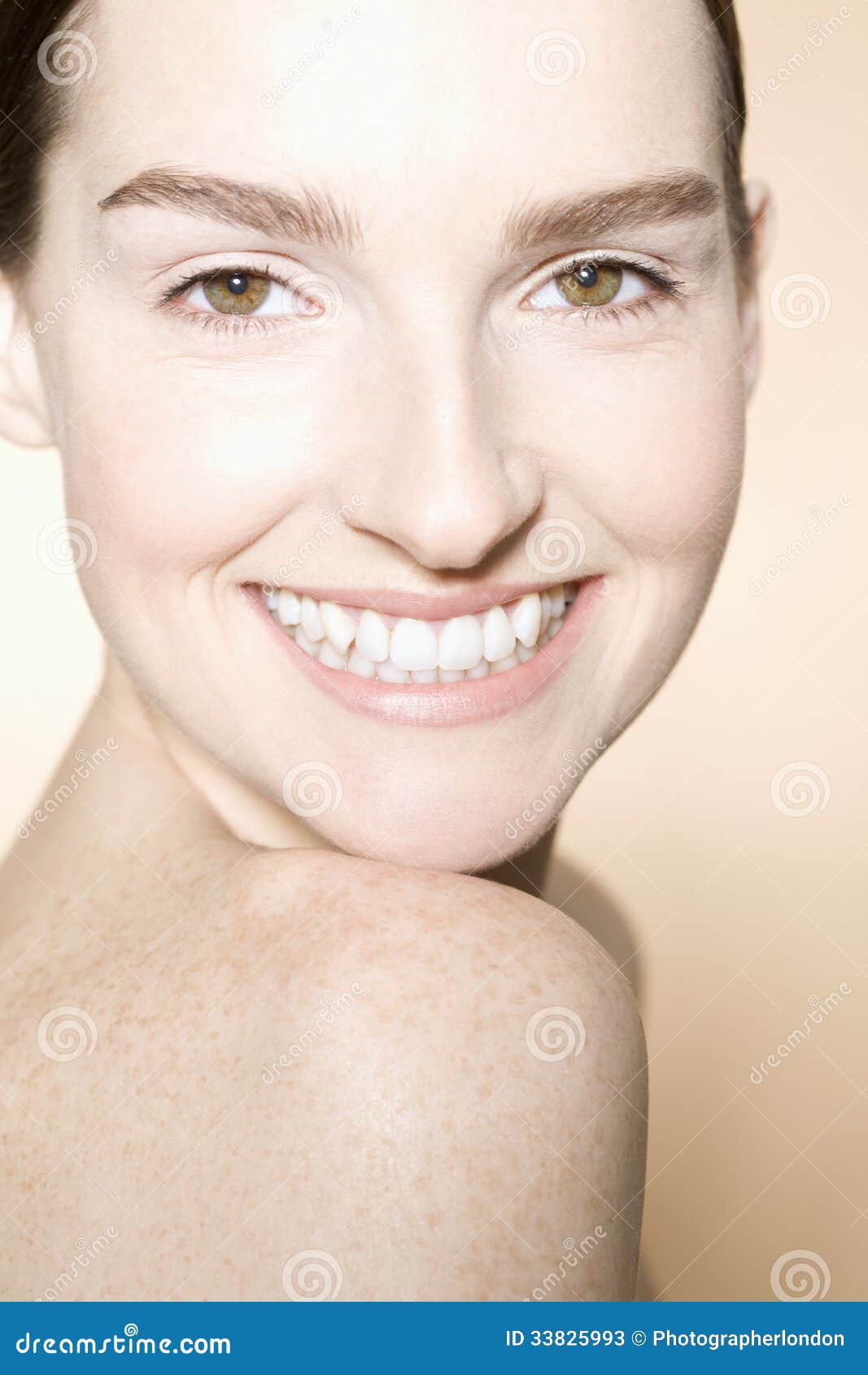 Mooi Gezicht Met Schone Verse Huid Stock Afbeelding - Image of vers ...