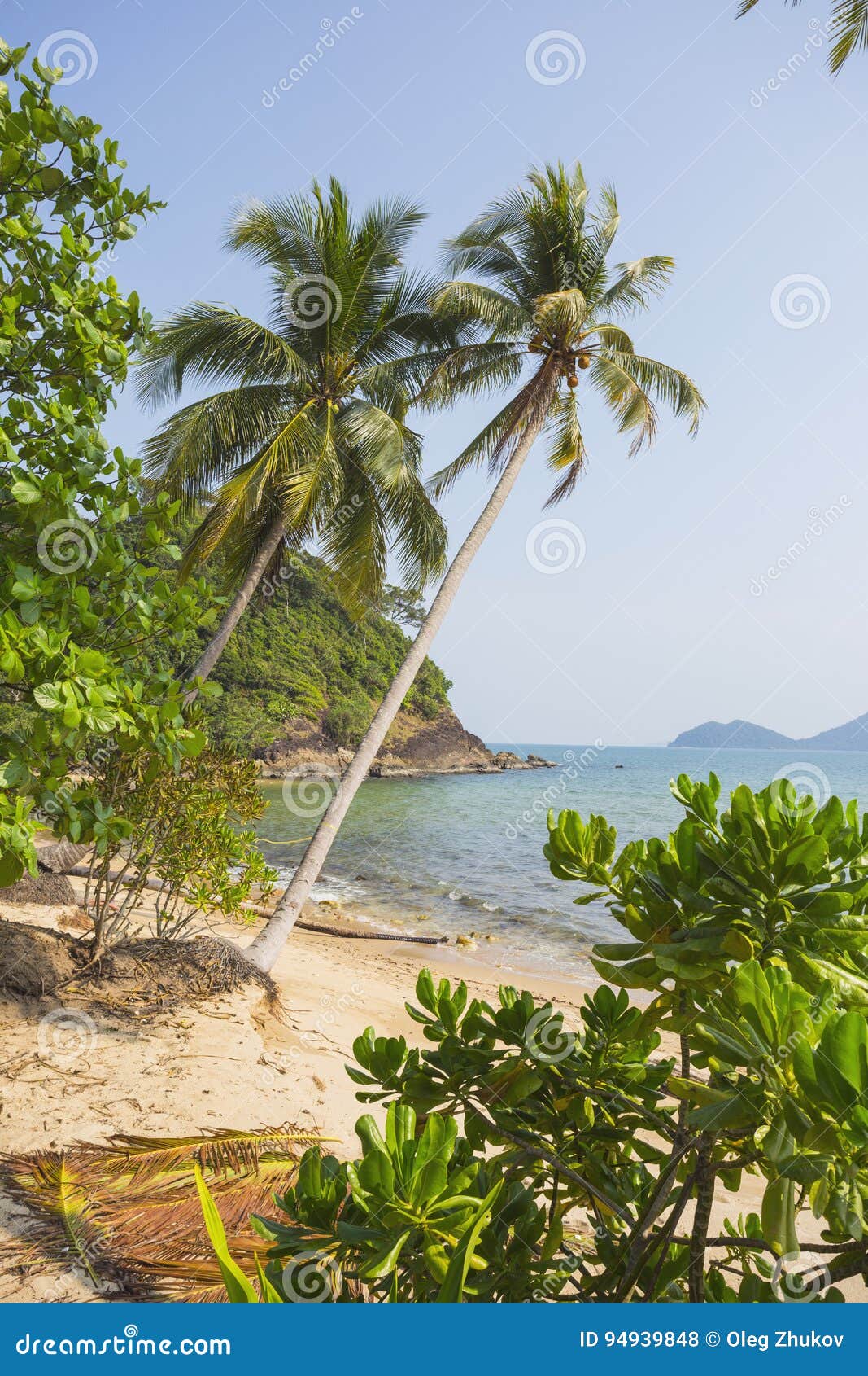 Mooi Tropisch Strand Bij Eiland Koh Chang Stock Foto - Image of hemel ...