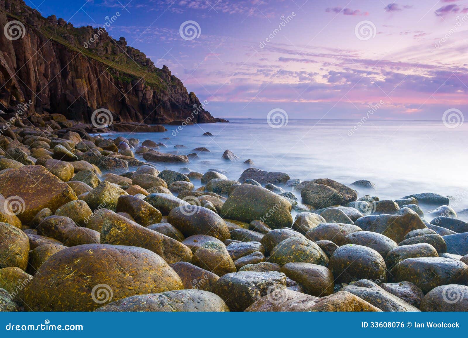 Mooie Inham bij Schemer stock foto. Image of zonsondergang - 33608076