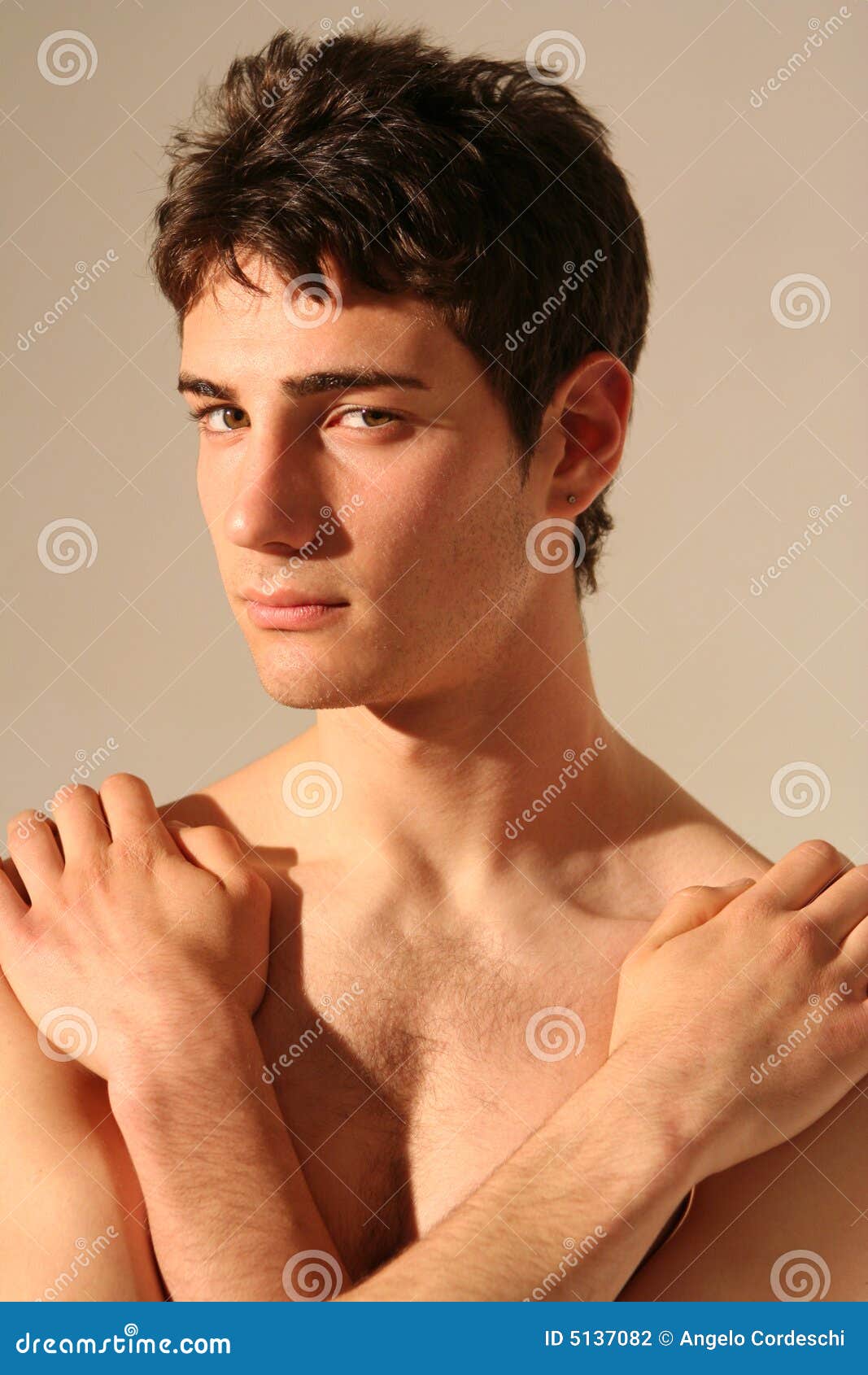 Mooie Jonge Italiaanse Modeljongen Stock Foto - Image of verrukkelijk ...