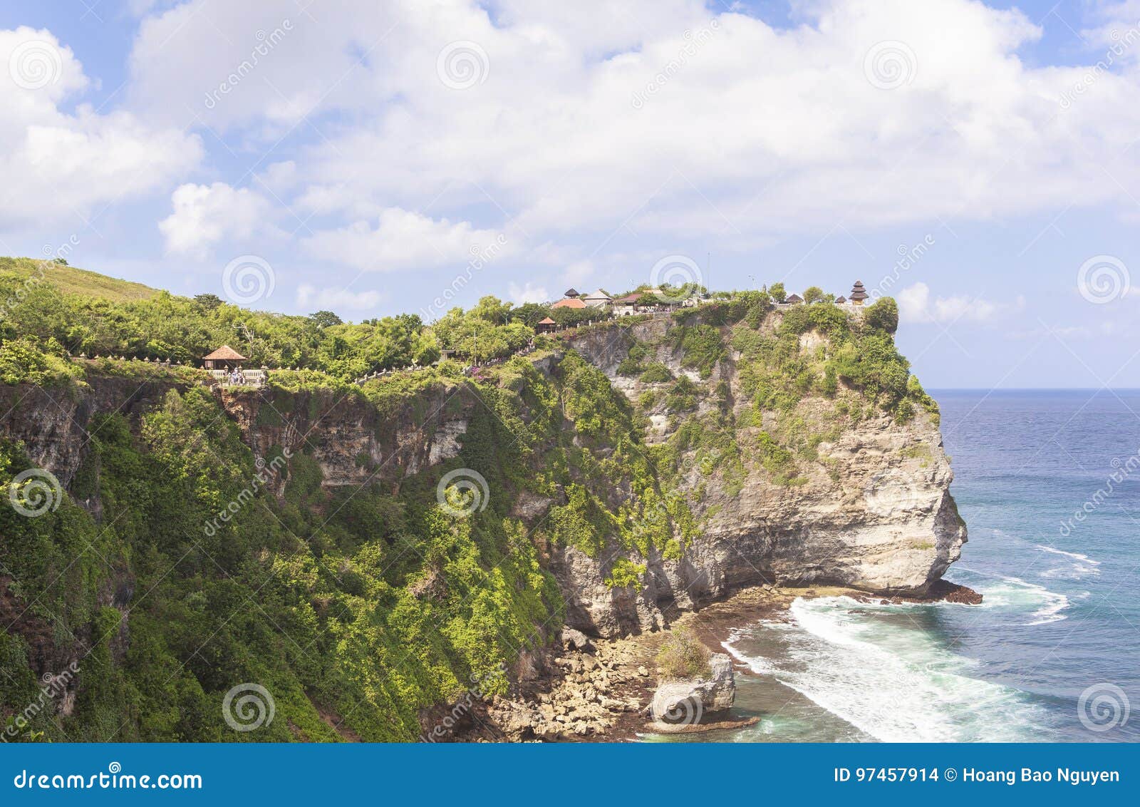 Mooie Klip Van De Uluwatu-tempel, Het Eiland Van Bali Stock Foto ...
