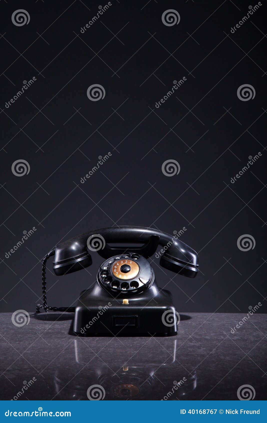 Mooie Oude Antieke Telefoon Stock Afbeelding - Image of koord, gesprek ...