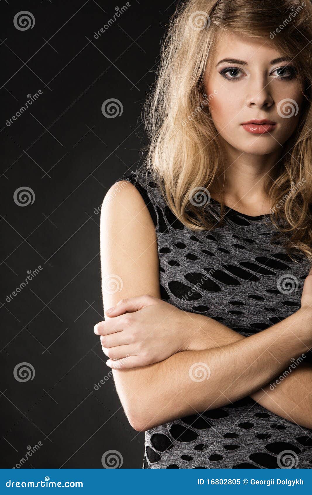 Mooie rustige vrouw stock afbeelding. Image of bevallig - 16802805