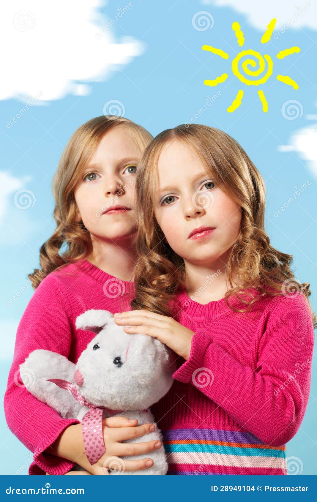 Mooie tweelingen stock foto. Image of kinderjaren, aanbiddelijk - 28949104