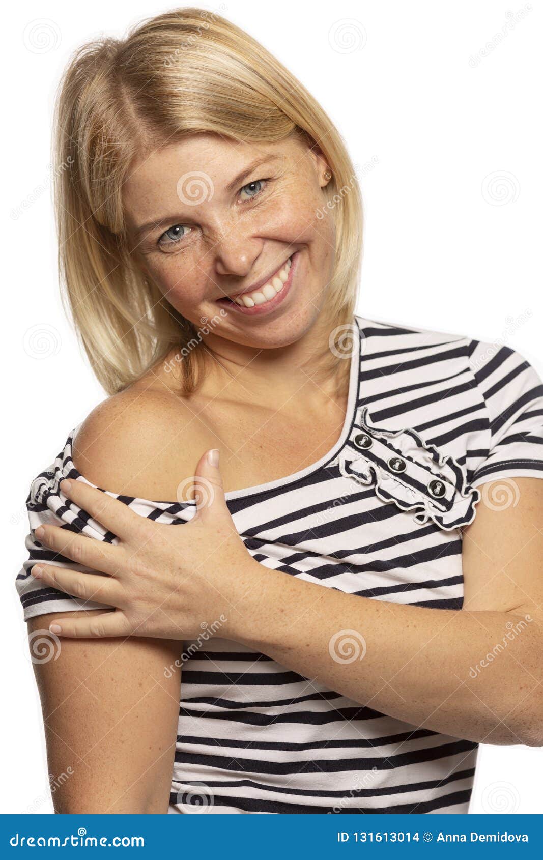 Mooie Vrouw Die Seksueel Naakte Schouder Glimlachen Stock Foto