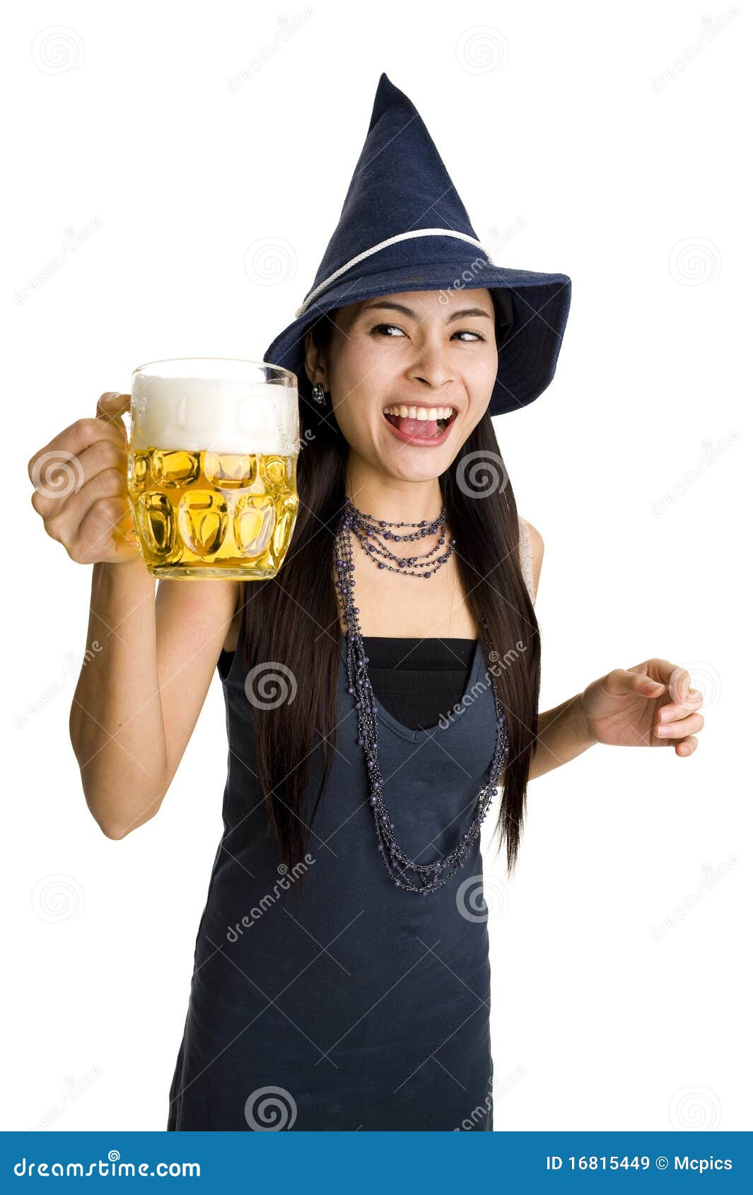 Mooie vrouw met bier stock afbeelding. Image of glas - 16815449