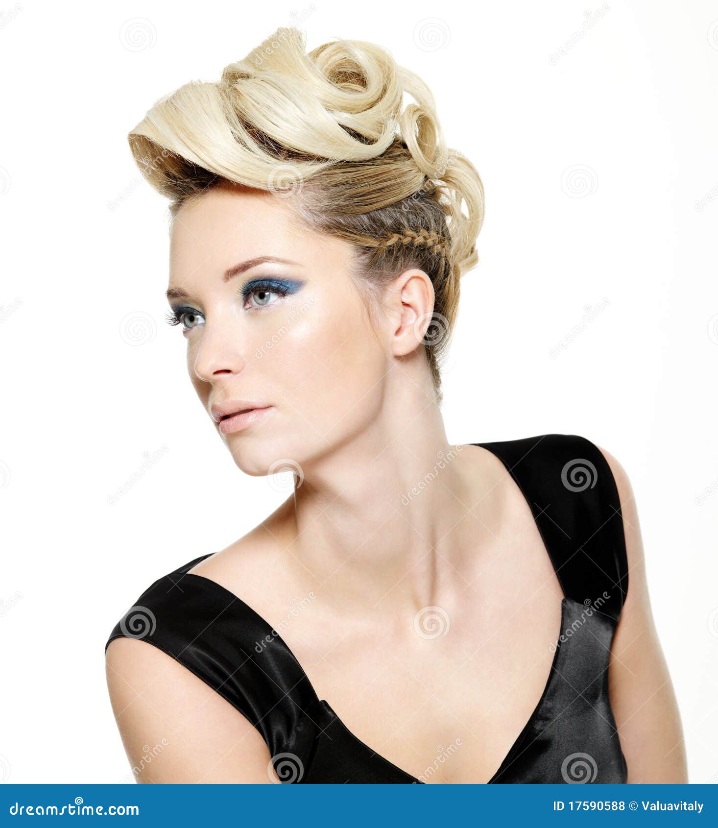 Mooie Vrouw Met Modern Kapsel Stock Foto - Image of maak, schoonheid ...