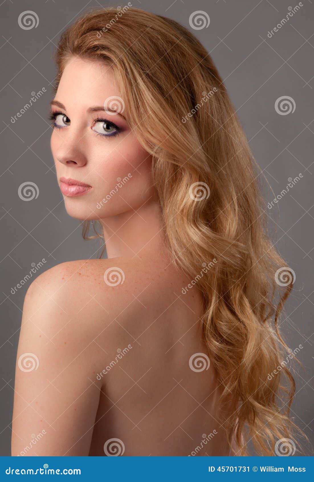 Mooie Vrouw Met Naakte Rug Stock Afbeelding Image Of Vrouw 45701731