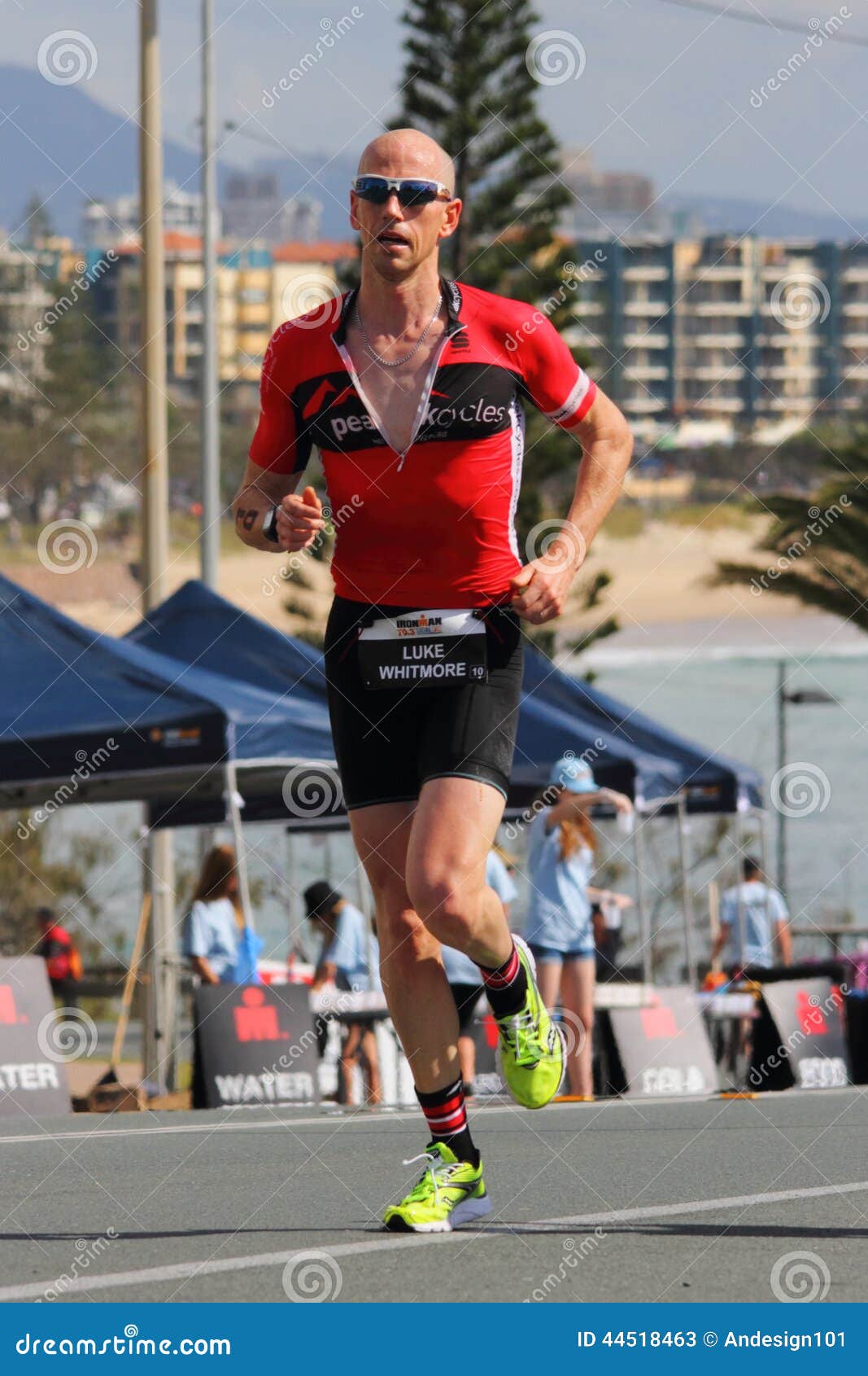 MOOLOOLABA, AUSTRALIA - SEPTEMBER 14 : Pro Luke Whitmore in the ...