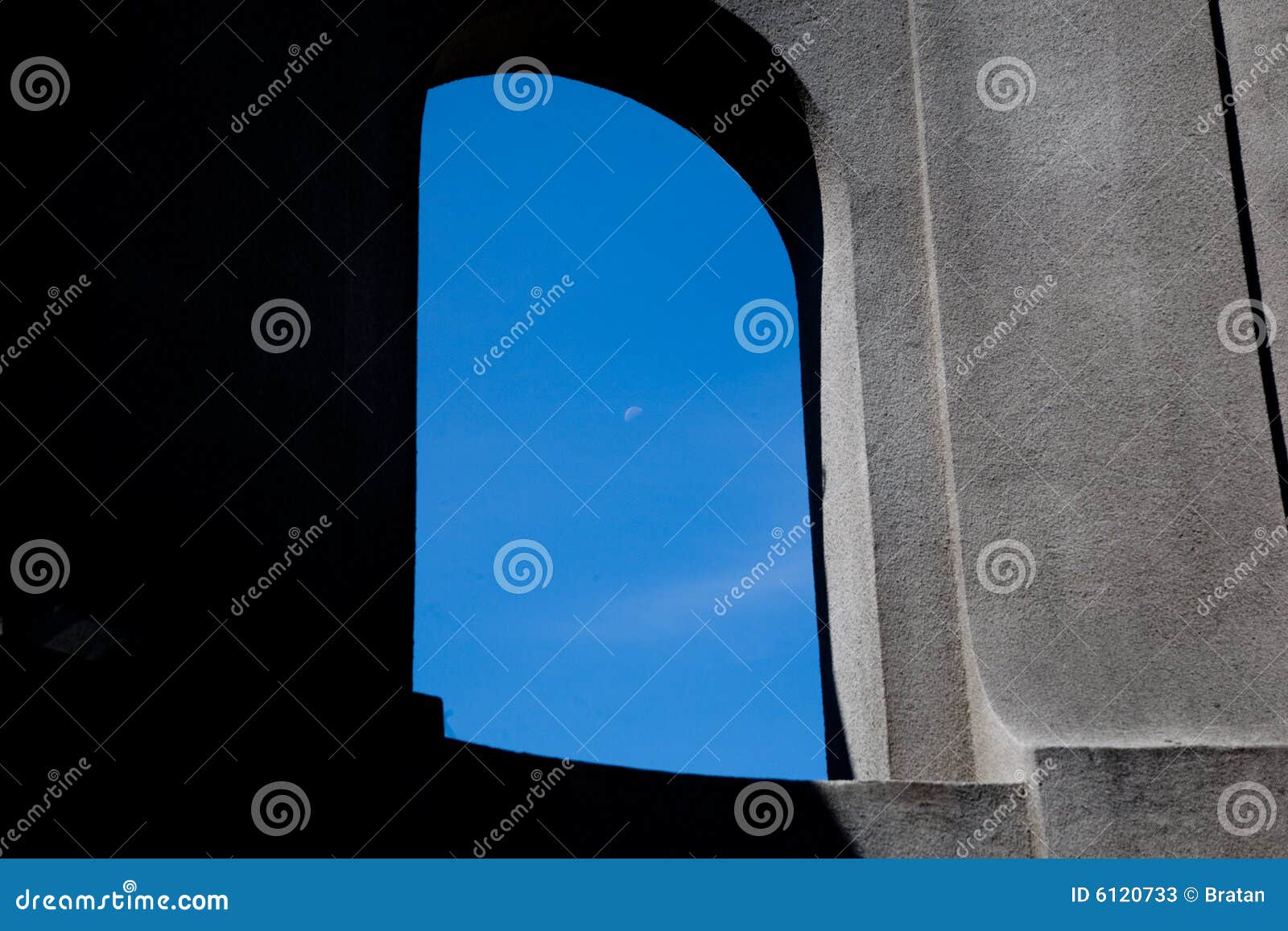 Moon Arch Picture. Image: 6120733