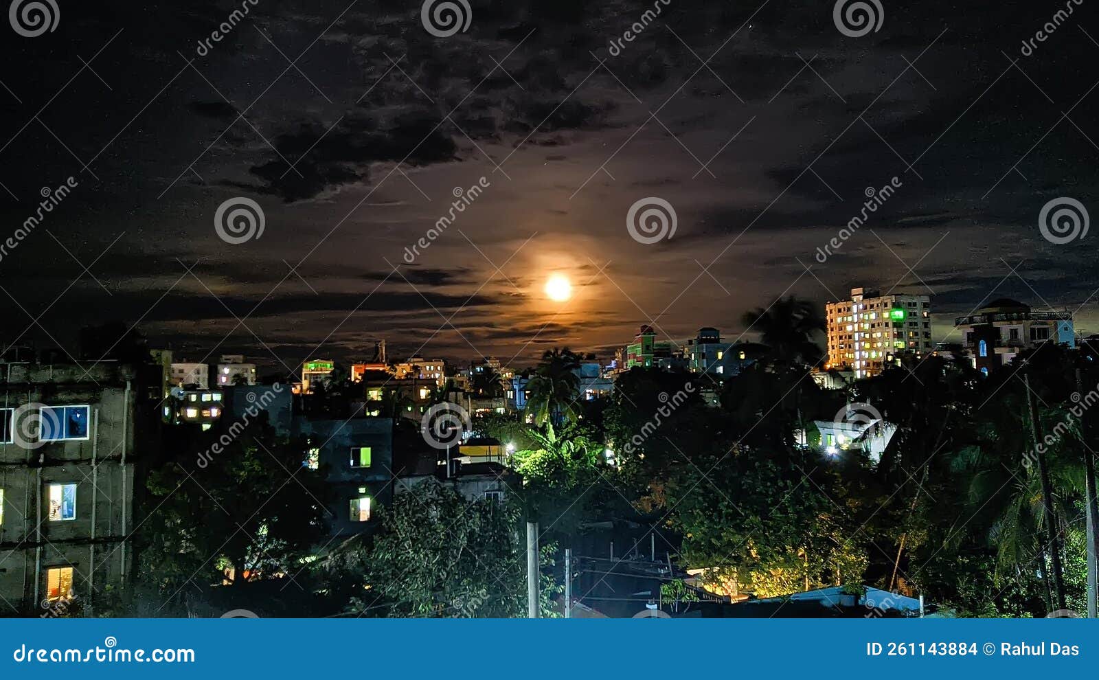 Nightscape View Of Wanaka Lake. View From Roys Peak Track. Full Moon ...