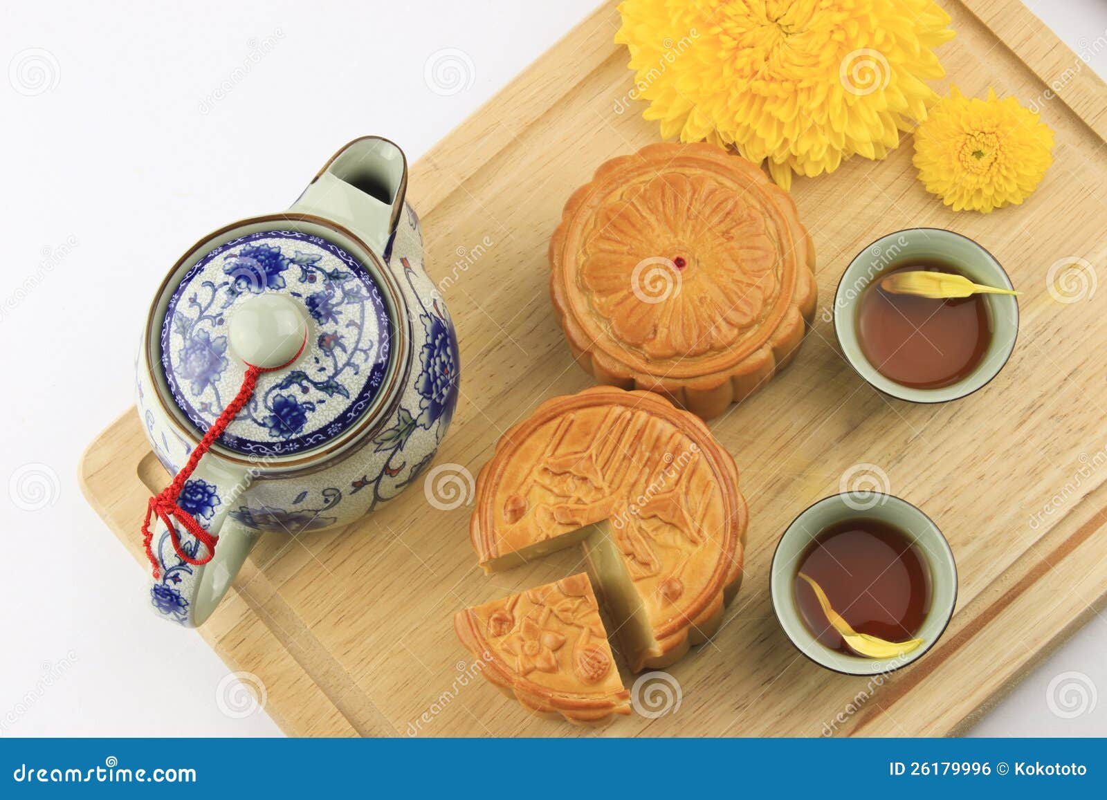 Moon Cakes on Wooden Cutting Boards. Stock Photo - Image of isolate ...