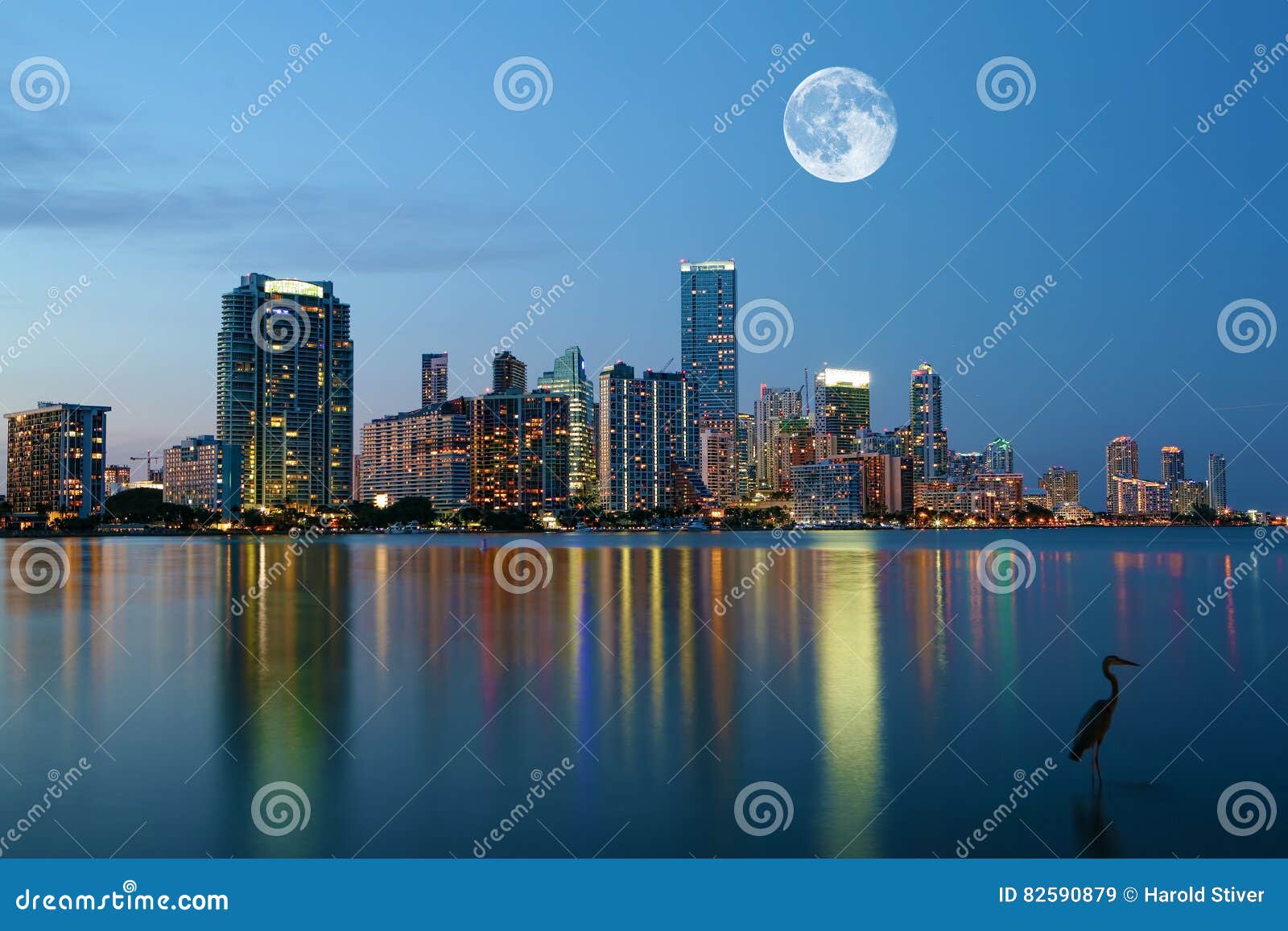 Moon Rising Over Miami, Florida Stock Image - Image of moonrise ...