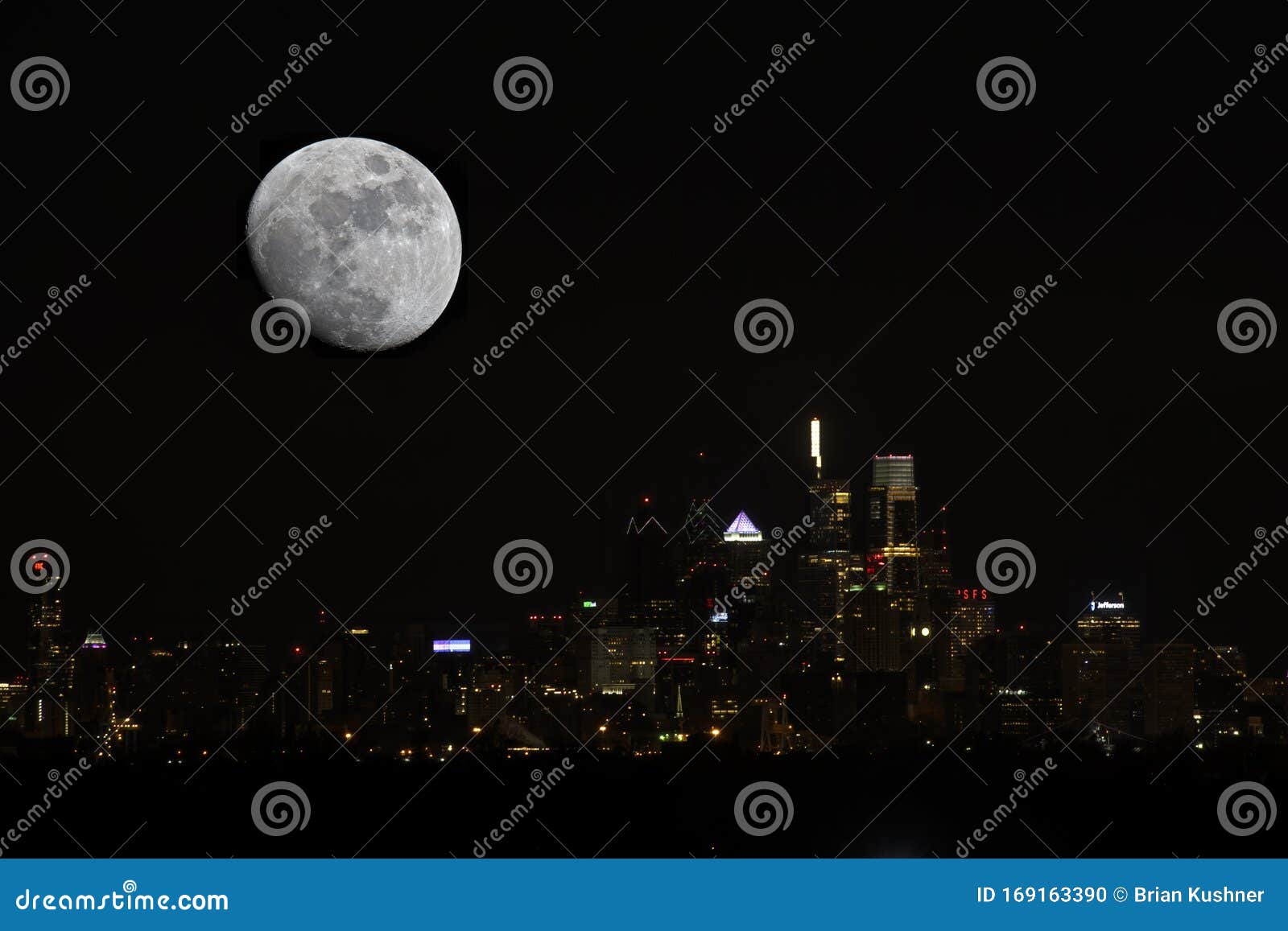 Moon Setting Over the City of Philadelphia Stock Photo - Image of ...