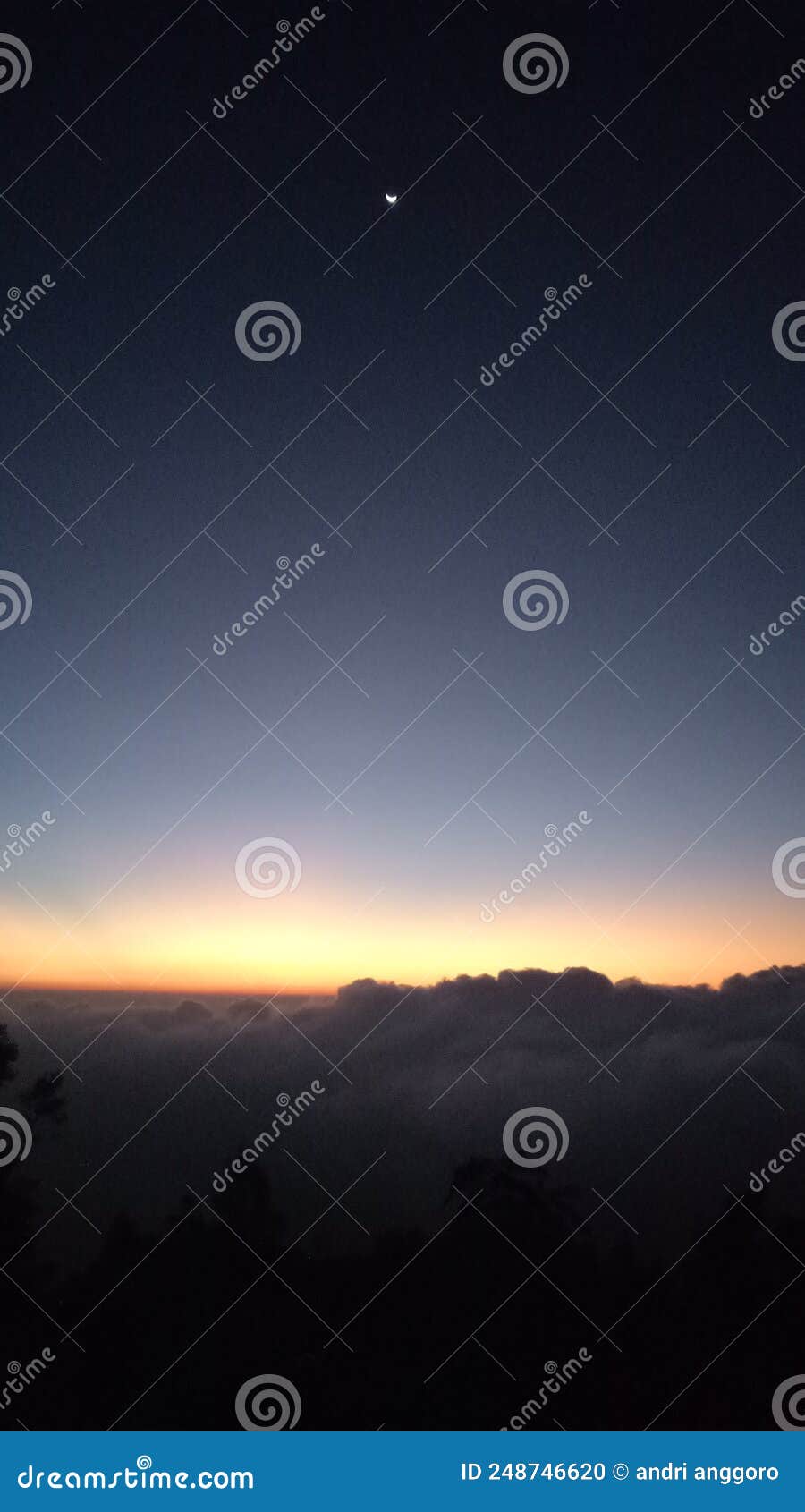 Moon without Stars at Sunrise Stock Photo - Image of sunrise, emits ...