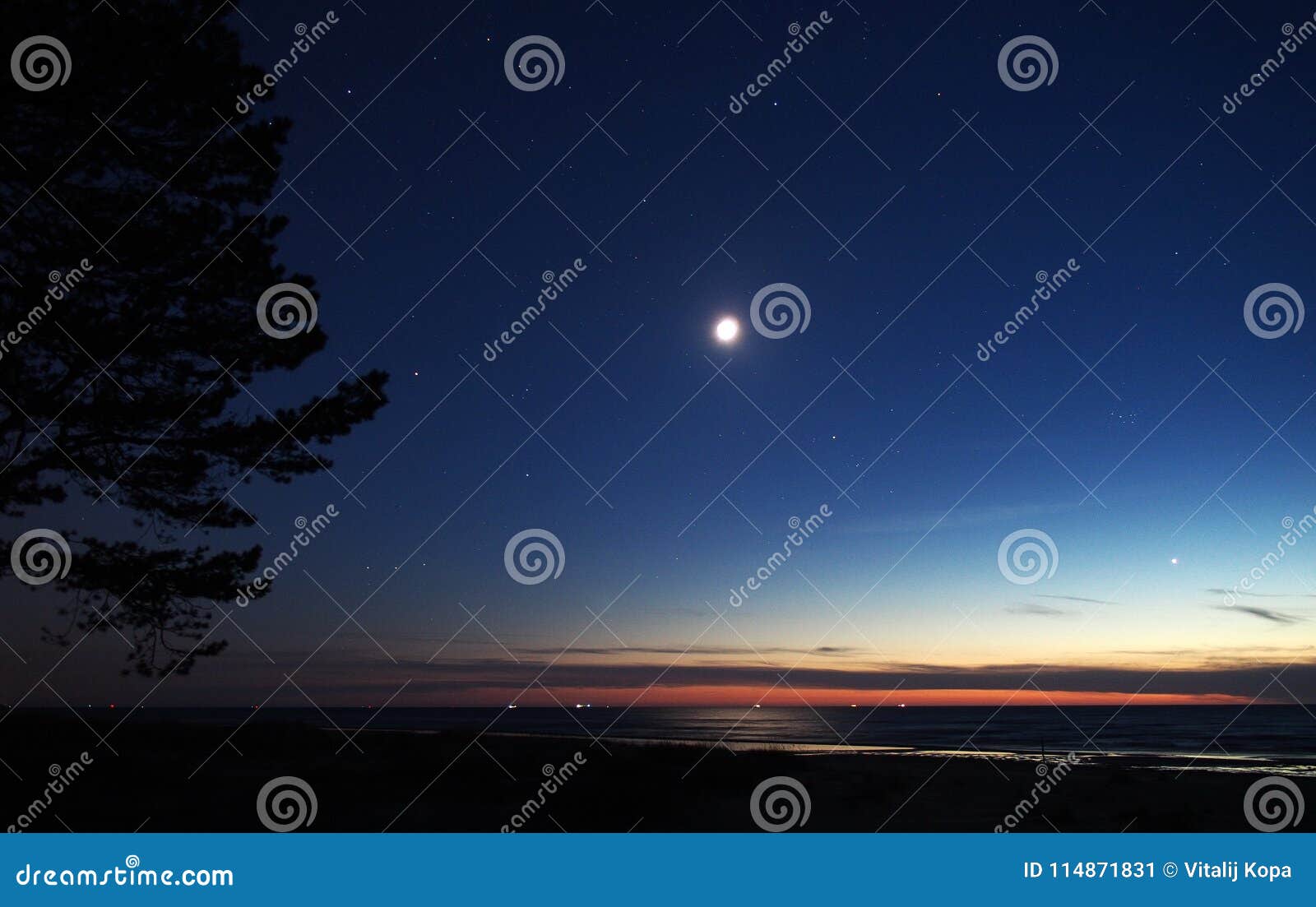 Moon and Venus Observing after Sunset Stock Image - Image of binocular ...