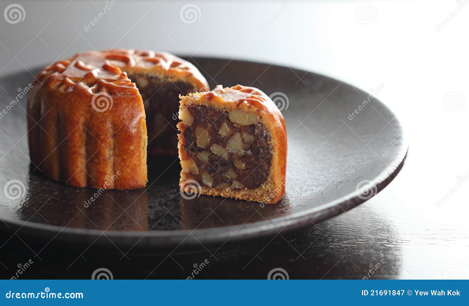 Mooncake imagen de archivo. Imagen de delicioso, negro - 21691847