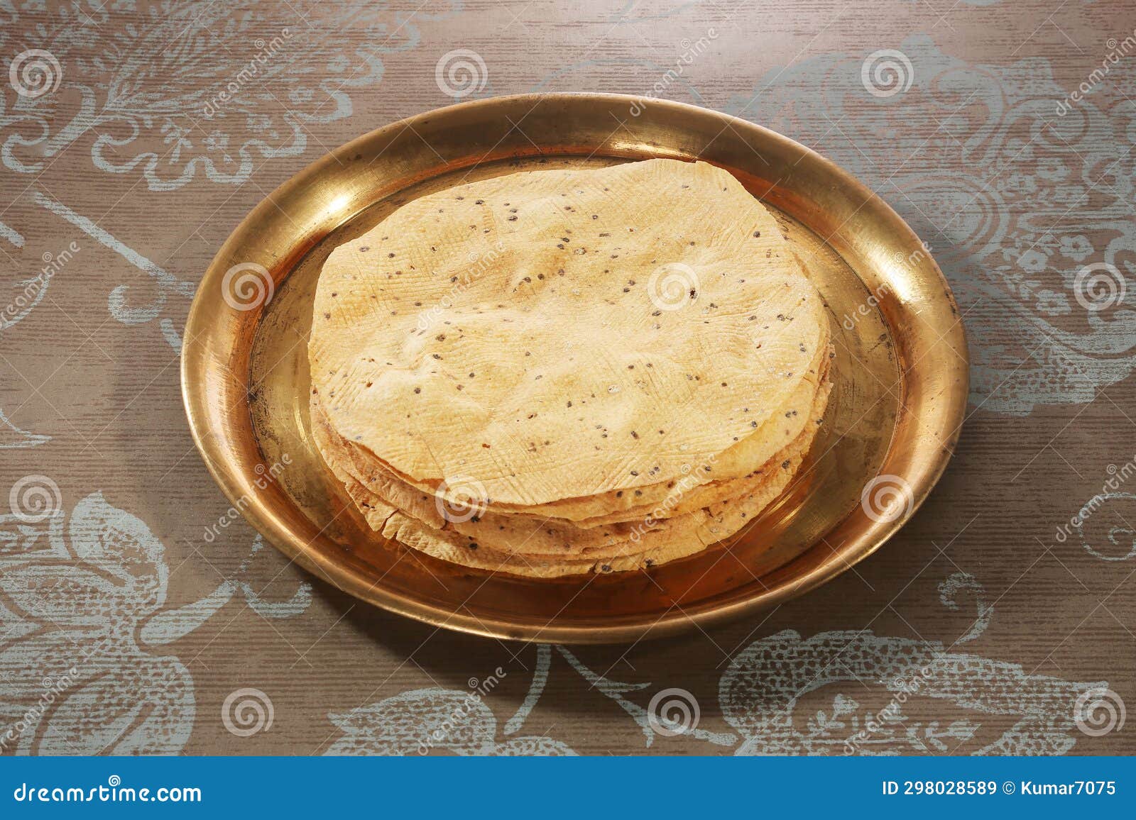 Moong Dal Pappad or Masala Pappad Stock Image - Image of papad, drink ...