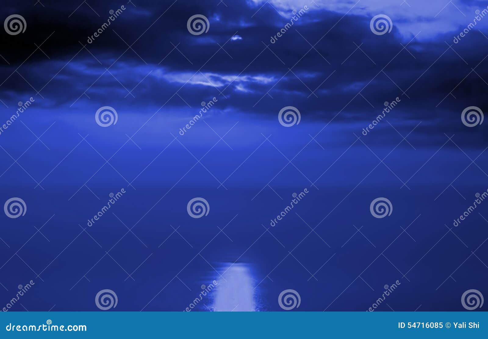 Moonlight Reflecting in the Sea Stock Image - Image of taiwan, moon ...