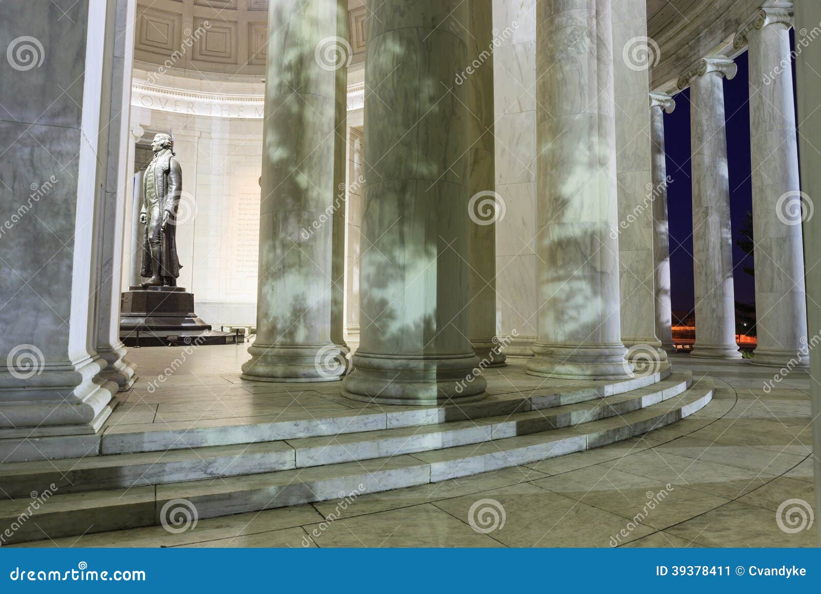 Moonlight Shadows on Thomas Jefferson Memorial Washington DC Editorial ...