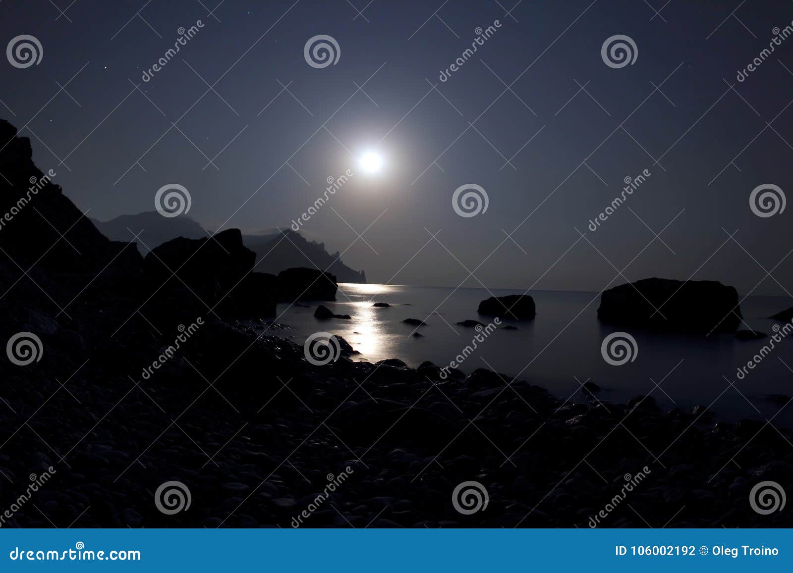 Moonlight Shines on the Sea Stock Photo - Image of scene, black: 106002192