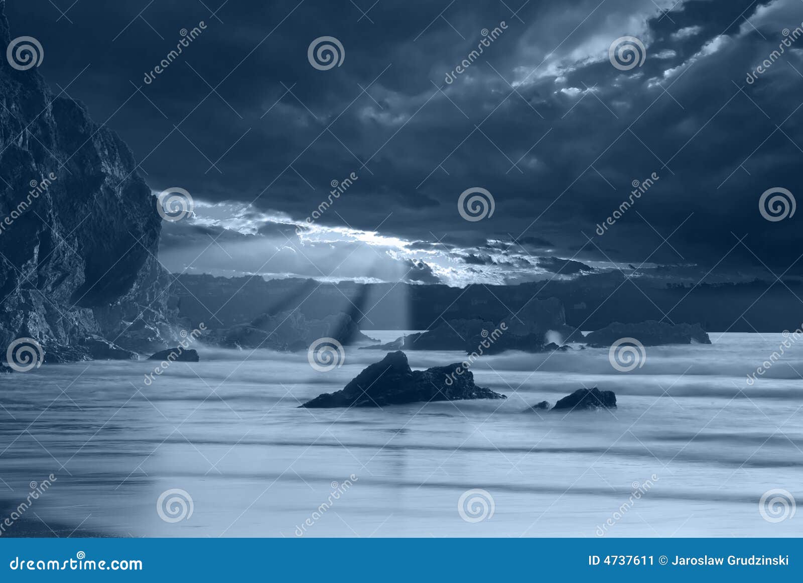 Moonlit ocean stock image. Image of cloudy, cornwall, coastline - 4737611