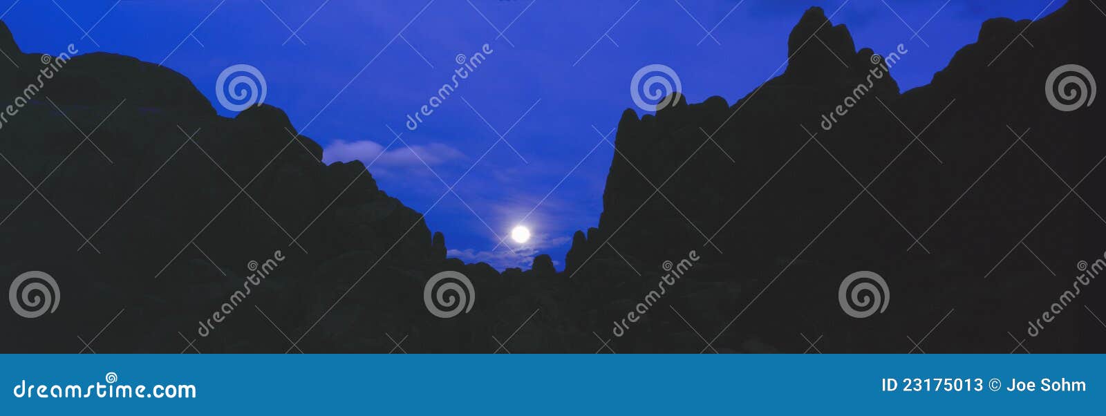 Moonrise at Alabama Hills stock image. Image of cloud - 23175013