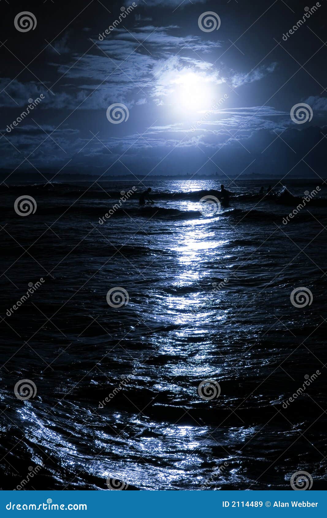 Moonrise over beach stock image. Image of ocean, rise - 2114489