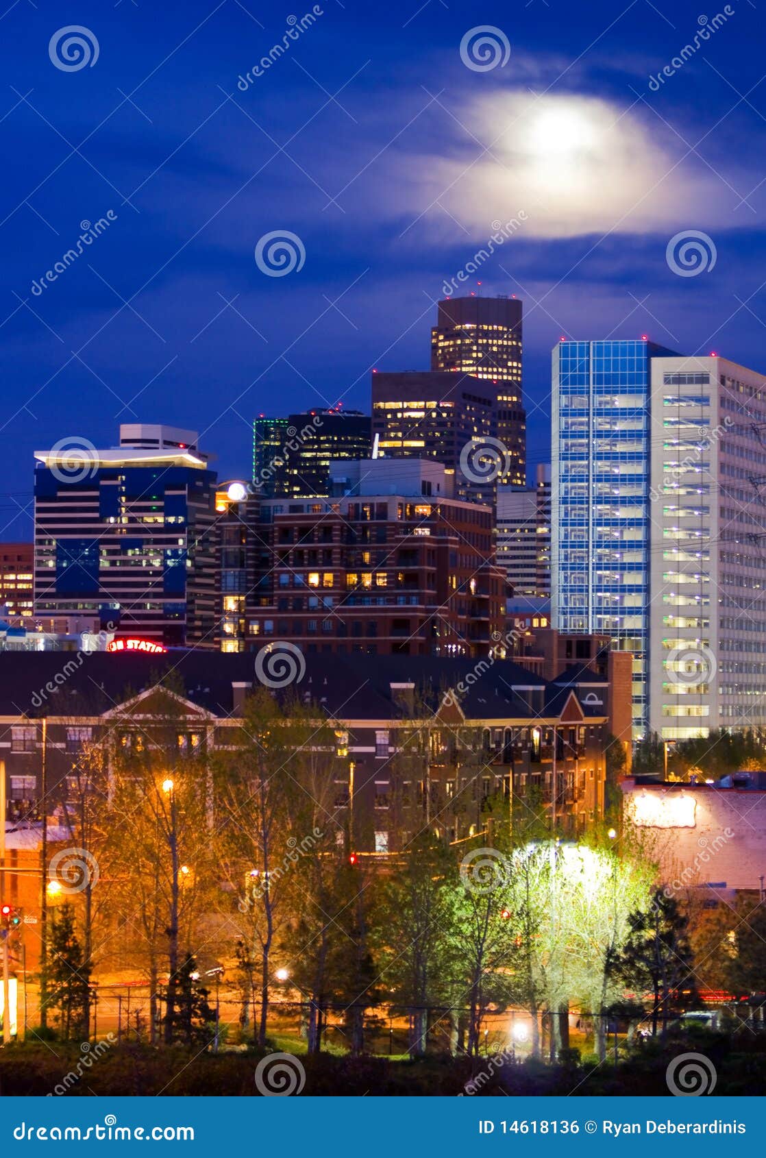 Moonrise Over Denver Skyline Stock Photo - Image of skyline, denver ...