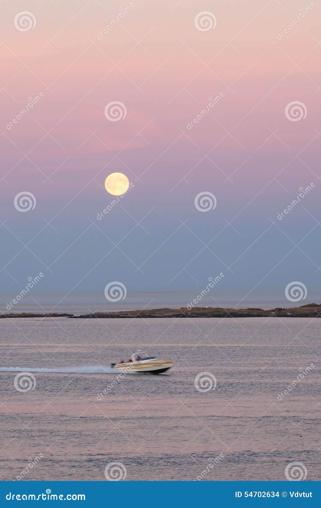 Moonrise Over the Pacific Ocean Stock Photo - Image of light, beauty ...